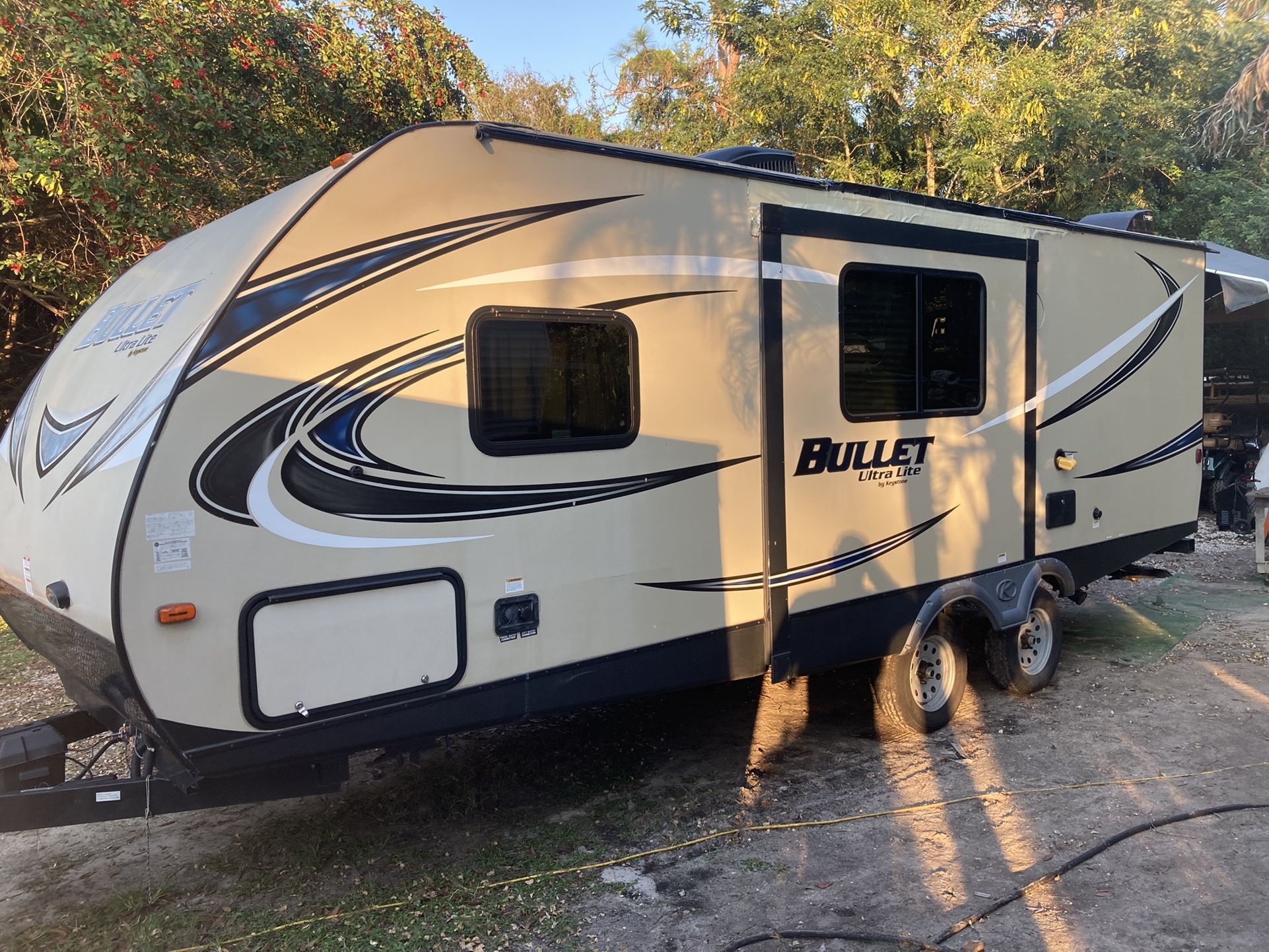 2017 Keystone Bullet Ultralite for Sale in West Palm Beach, FL - OfferUp