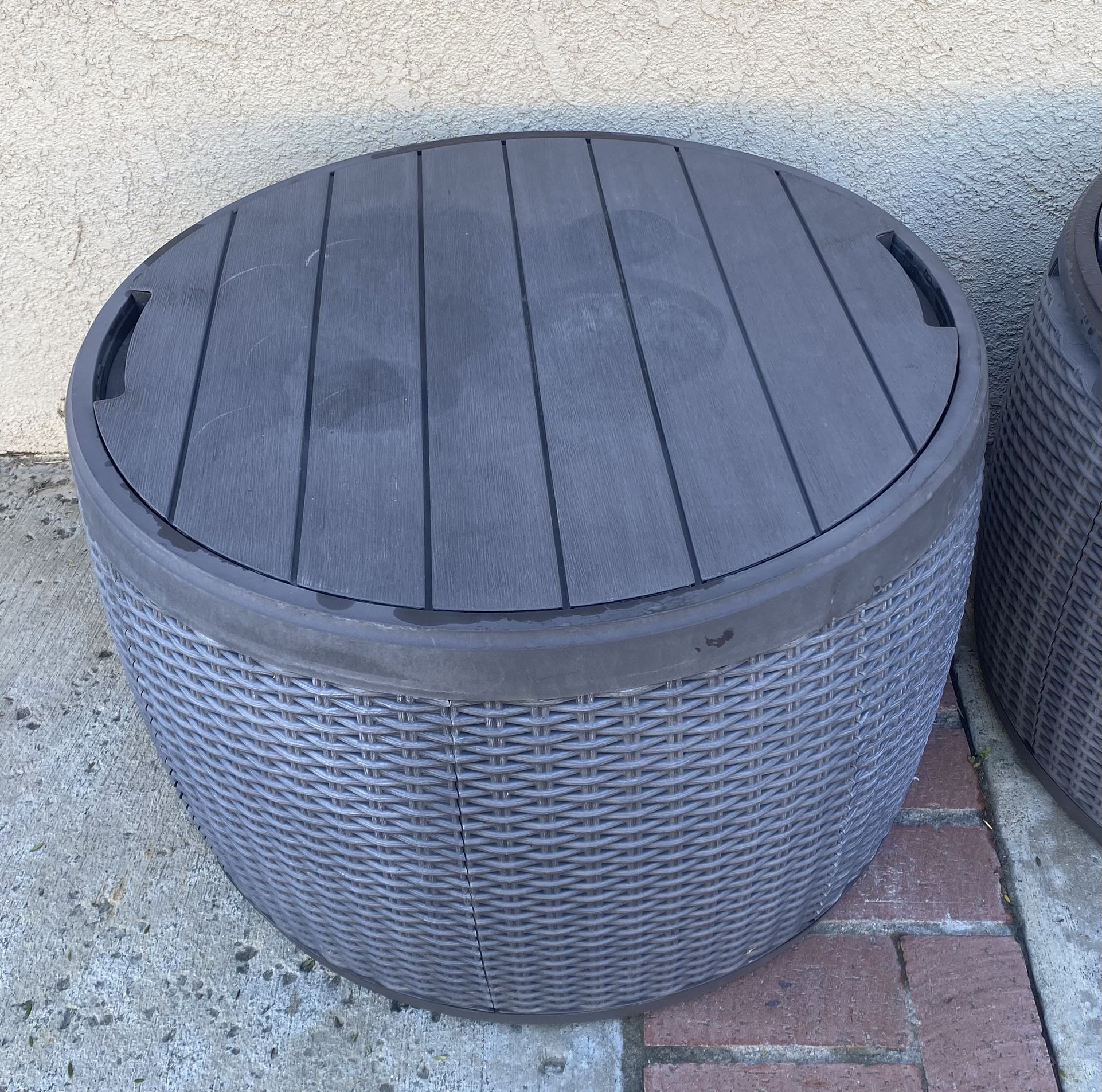 37 Gallon Round Deck Box, Patio Table for Outdoor Storage, for Sale in ...
