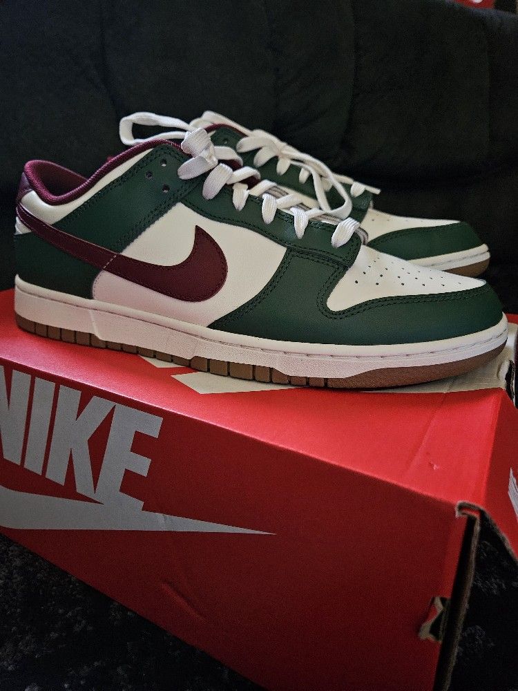 Nike Dunks for Sale in Claremont, CA - OfferUp