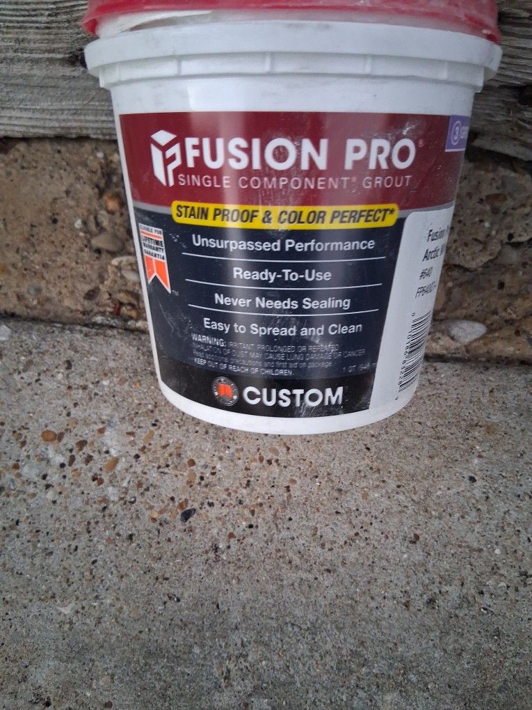 Fusion pro 25pcs . Grout Color Arctic white for Sale in Turnertown, TX ...