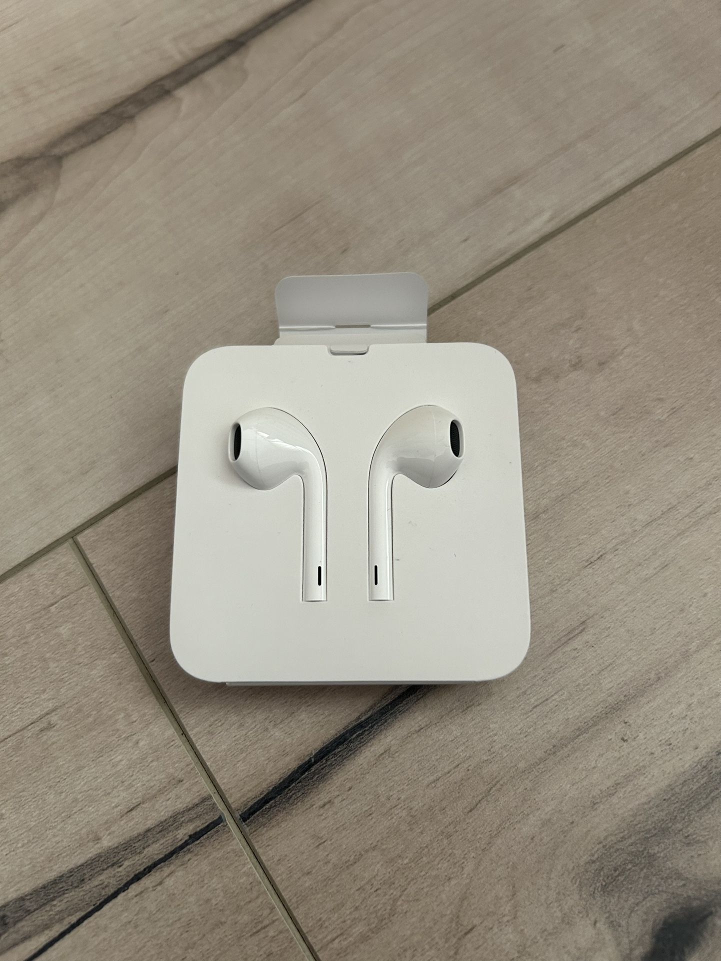 Brand New Genuine Apple Earbuds for Sale in Huntington Beach, CA - OfferUp