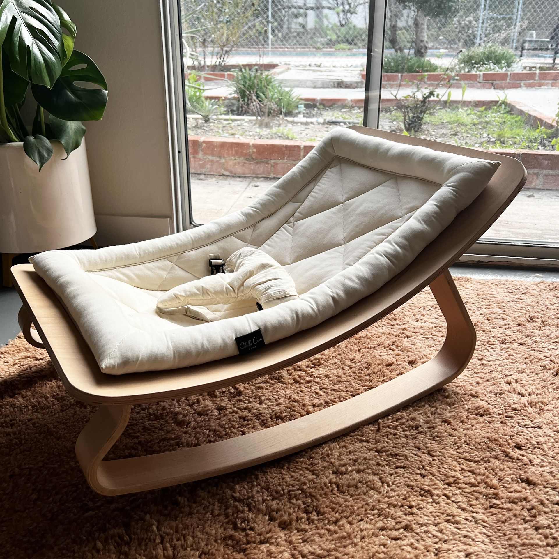 Charlie Crane Rocker for Sale in Los Angeles, CA - OfferUp