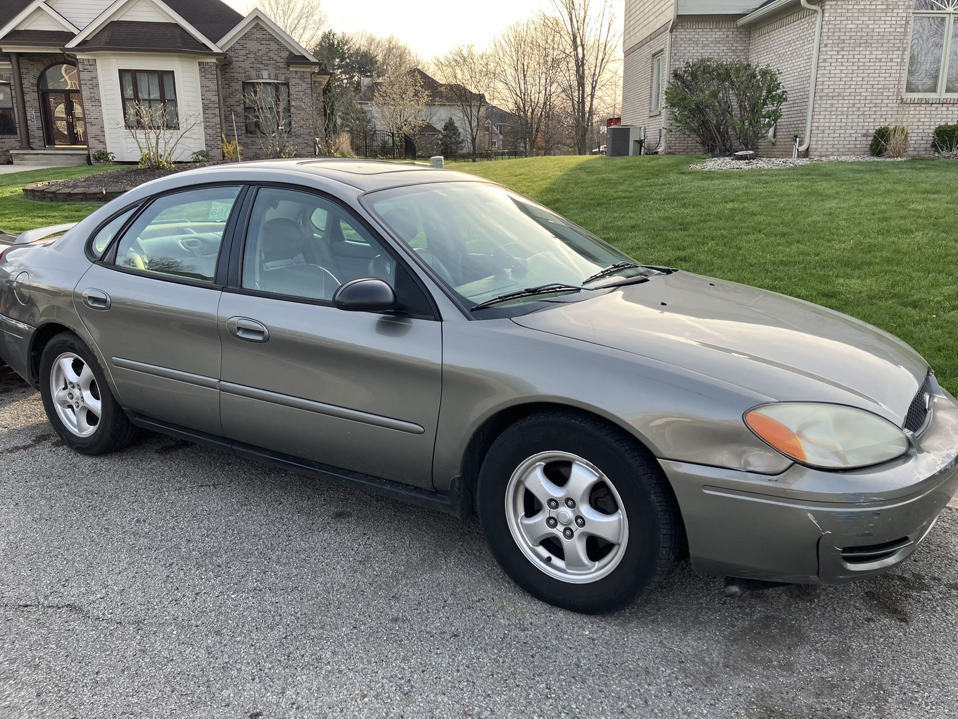 2004 Ford Taurus for Sale in Indianapolis, IN - OfferUp