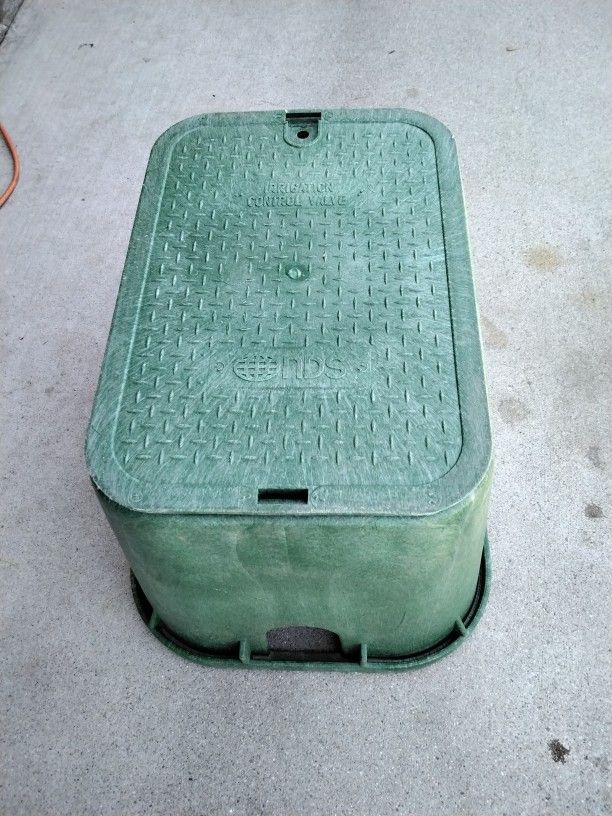 NEW ' N.D.S", IRRIGATION CONTROL VALVE BOX & LID.... NEVER USED ...