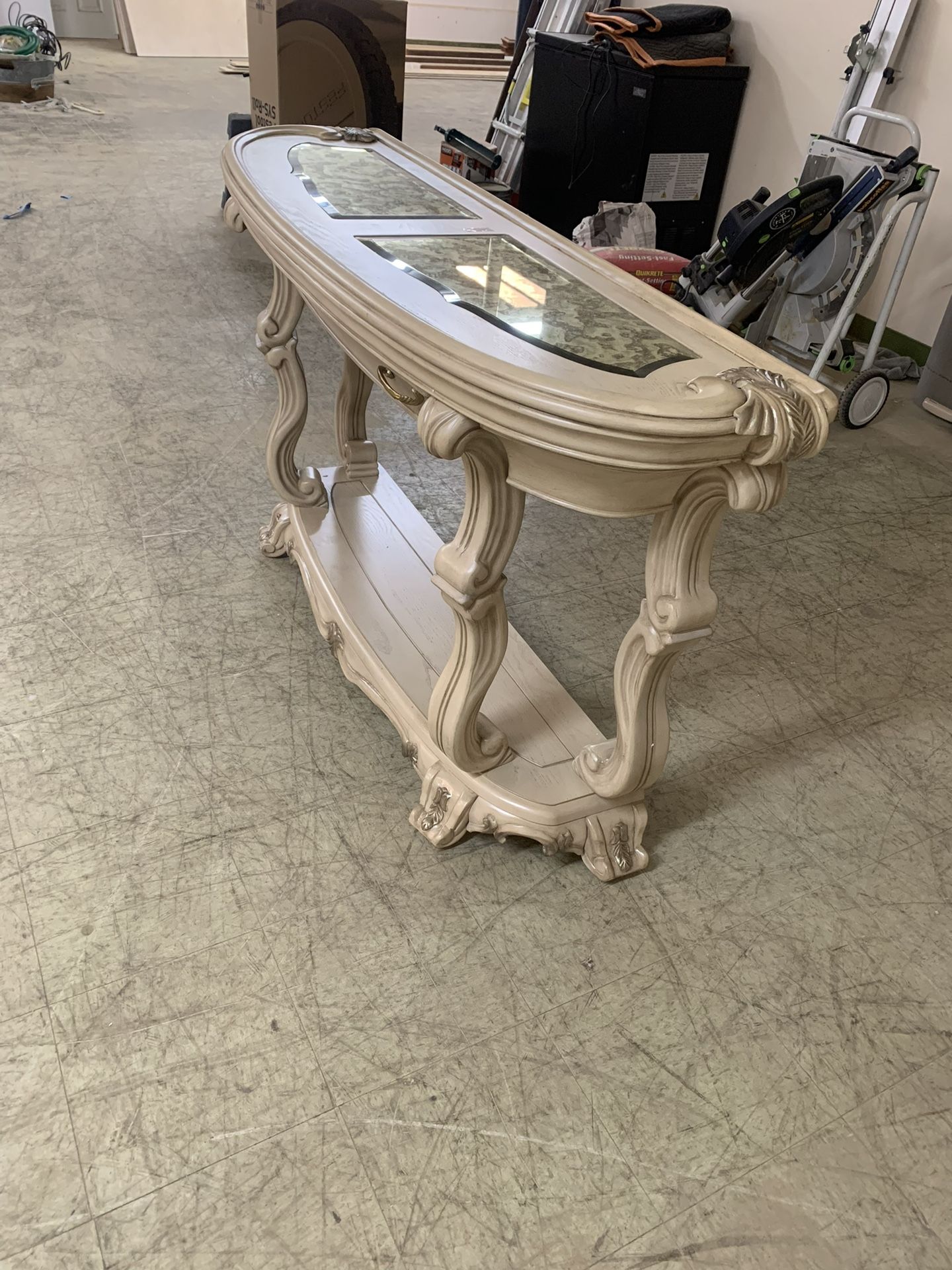 Michael Amini Platine de Royale Wood Console Table (Champagne Color ...