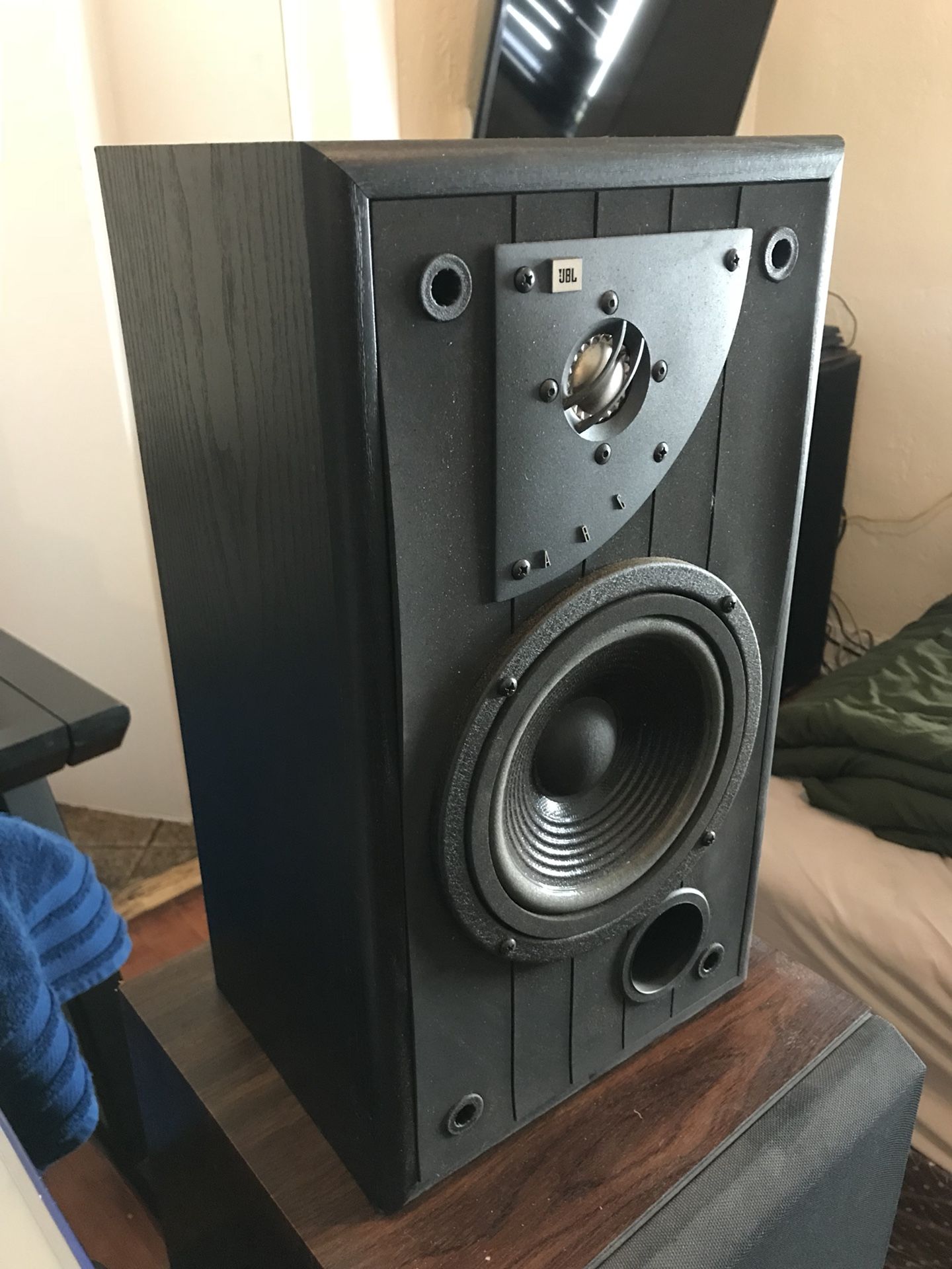 Jbl arc 30 speakers for Sale in Los Angeles, CA - OfferUp
