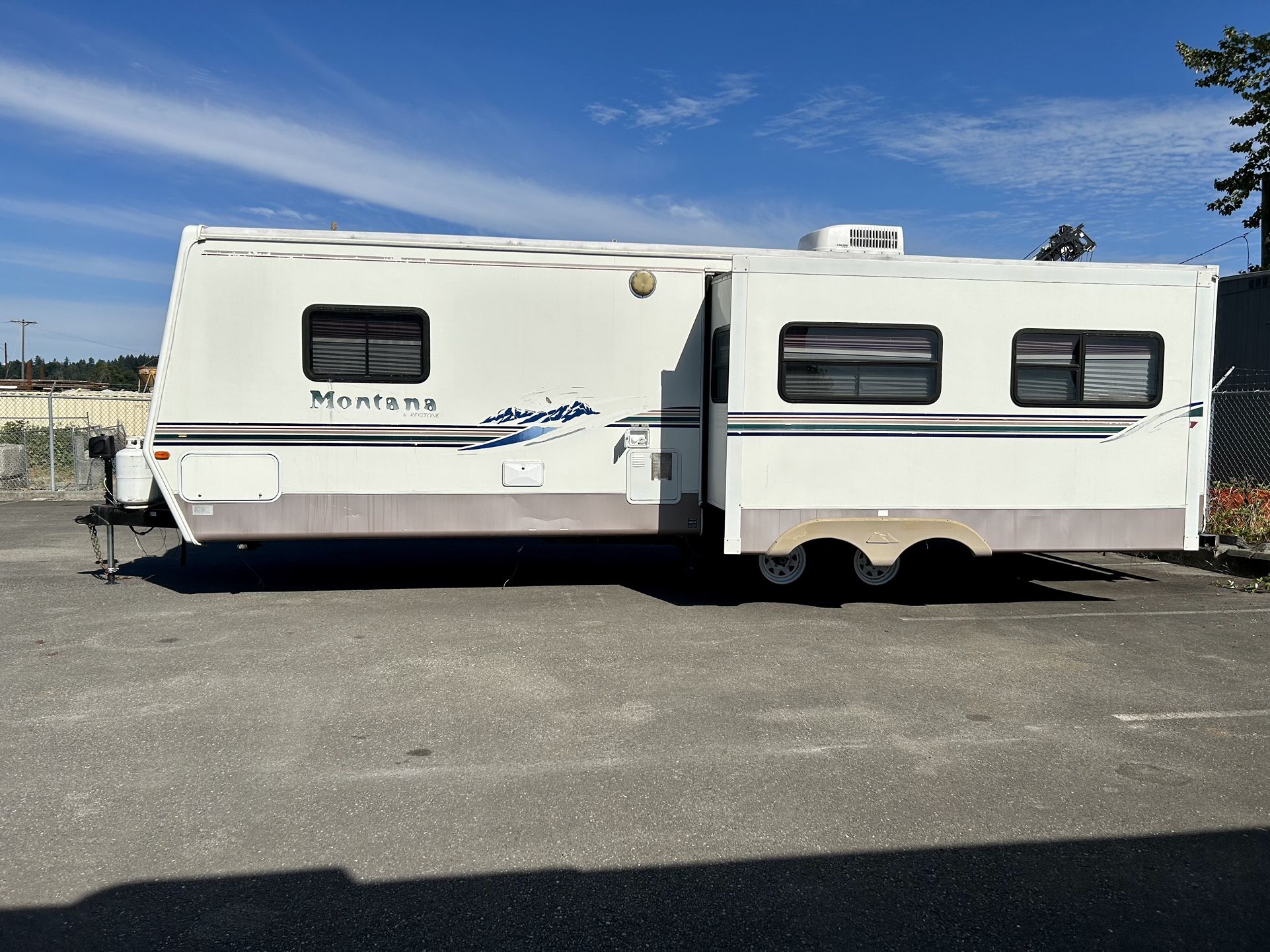 2002 Keystone Montana for Sale in Tacoma, WA - OfferUp