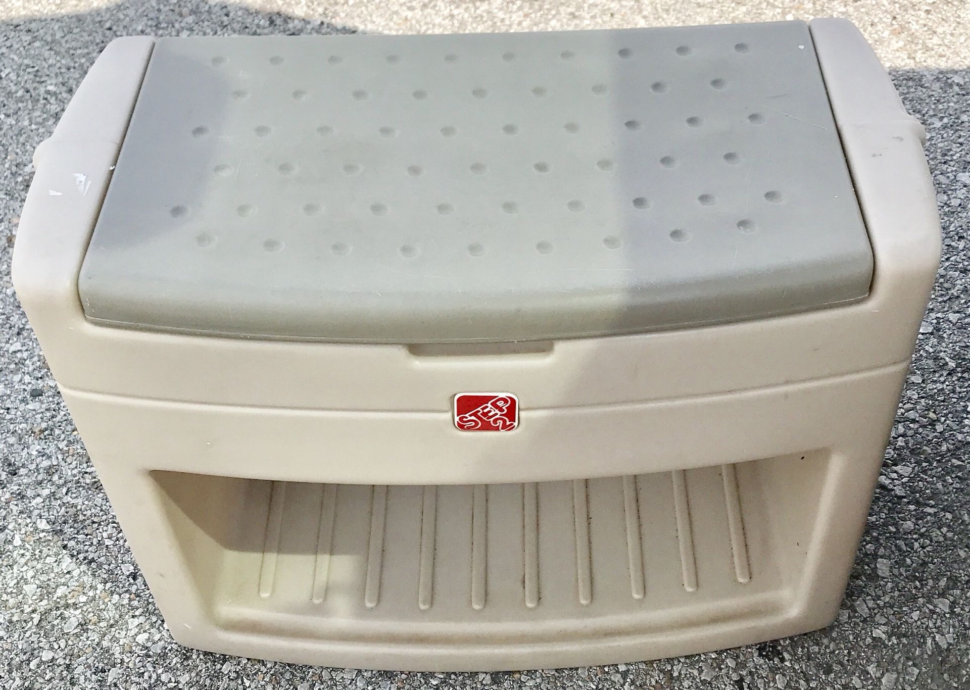 Step 2 boot bench 26x19” good condition I will wipe it down for Sale in ...