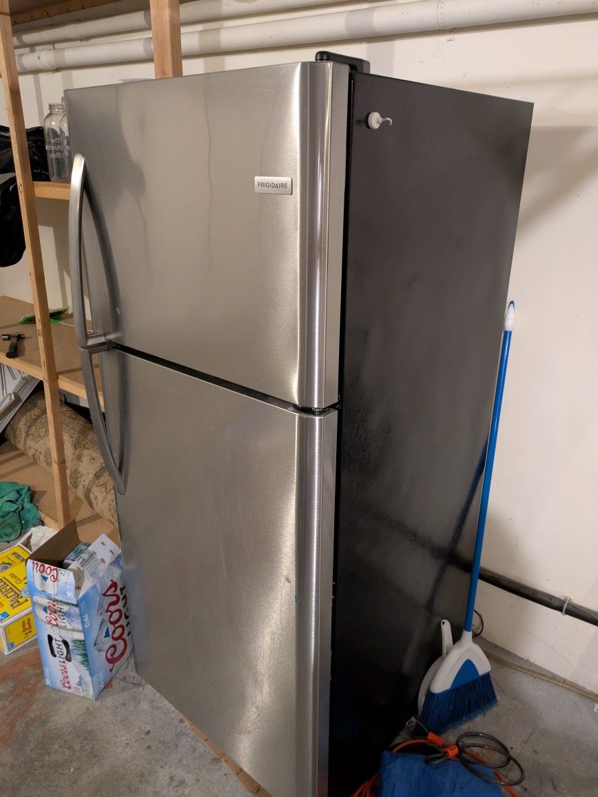 Refrigerator for Sale in Redmond, WA - OfferUp