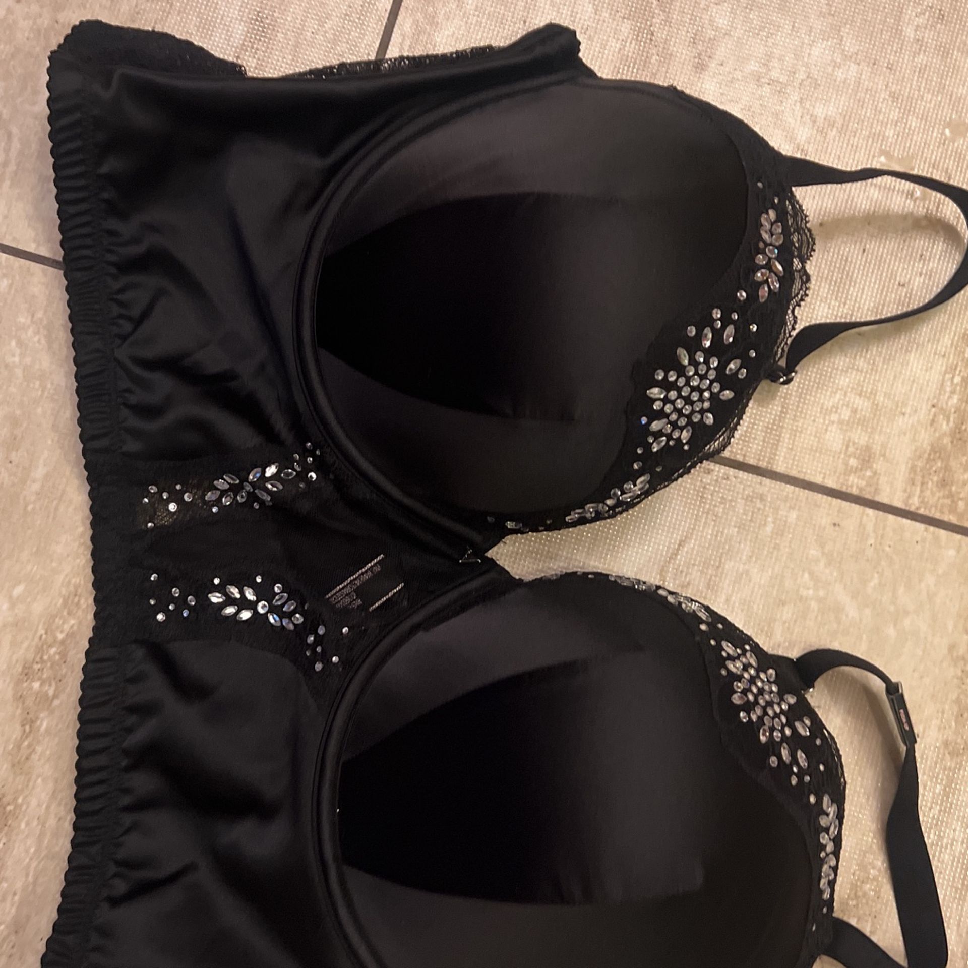 Victoria Secret 34d Beautiful Bra Brand New for Sale in Westminster, CA ...