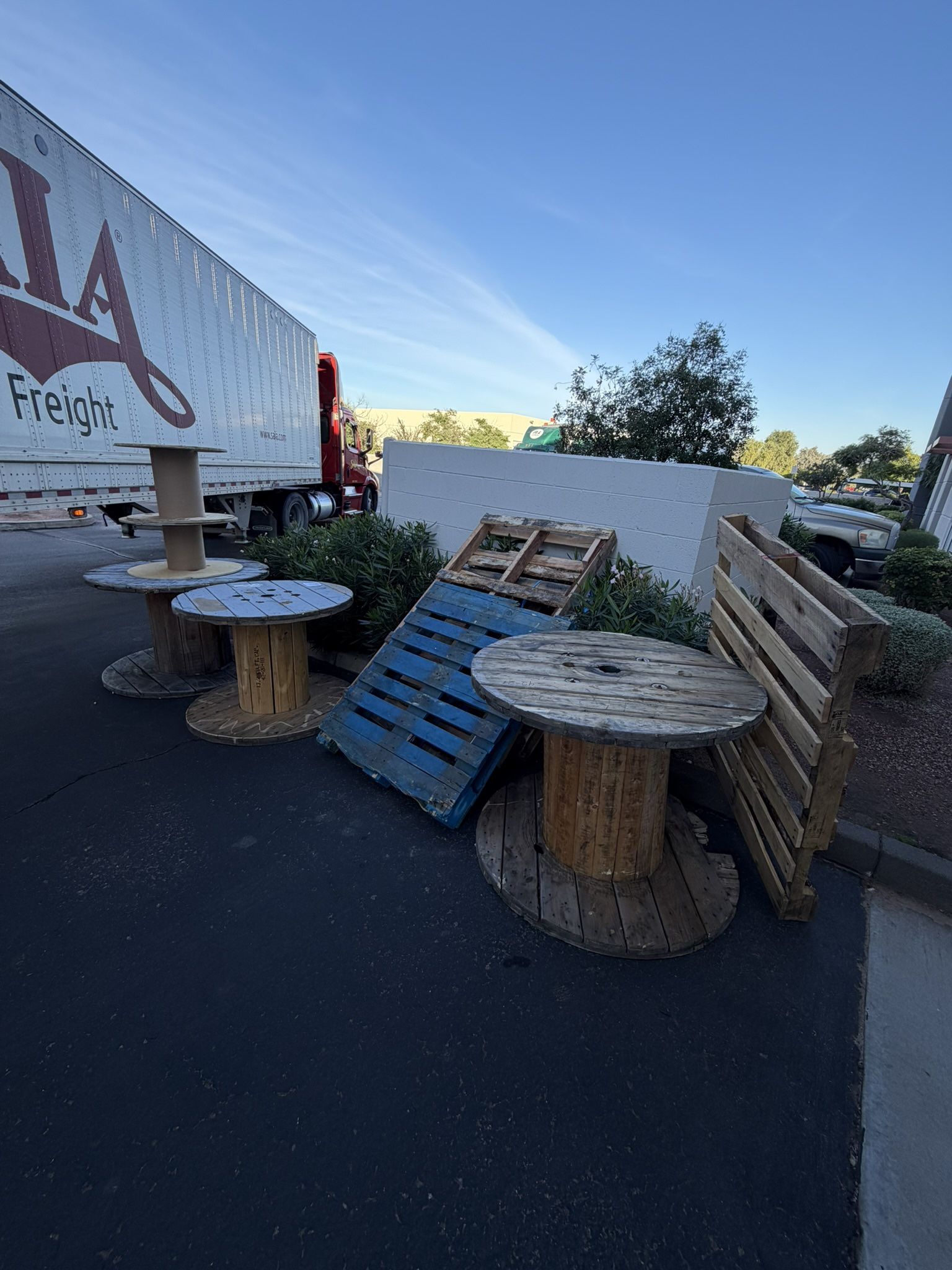FREE - Large Wooden Spools and Pallets for Sale in Mesa, AZ - OfferUp
