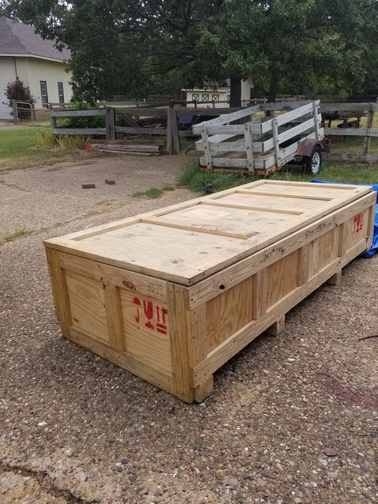 Padded wooden shipping crate for Sale in Lewisville, TX - OfferUp
