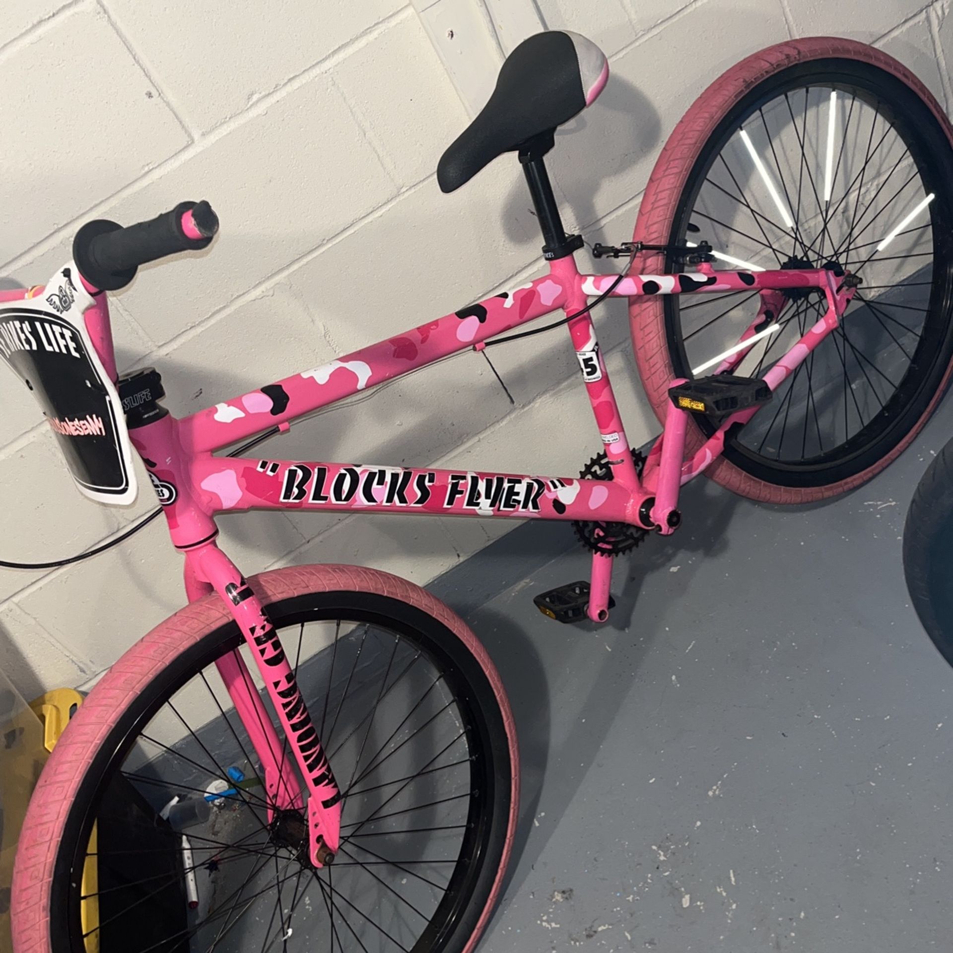 Pink 26 Inch Blocks Flyer for Sale in Hazlet, NJ - OfferUp