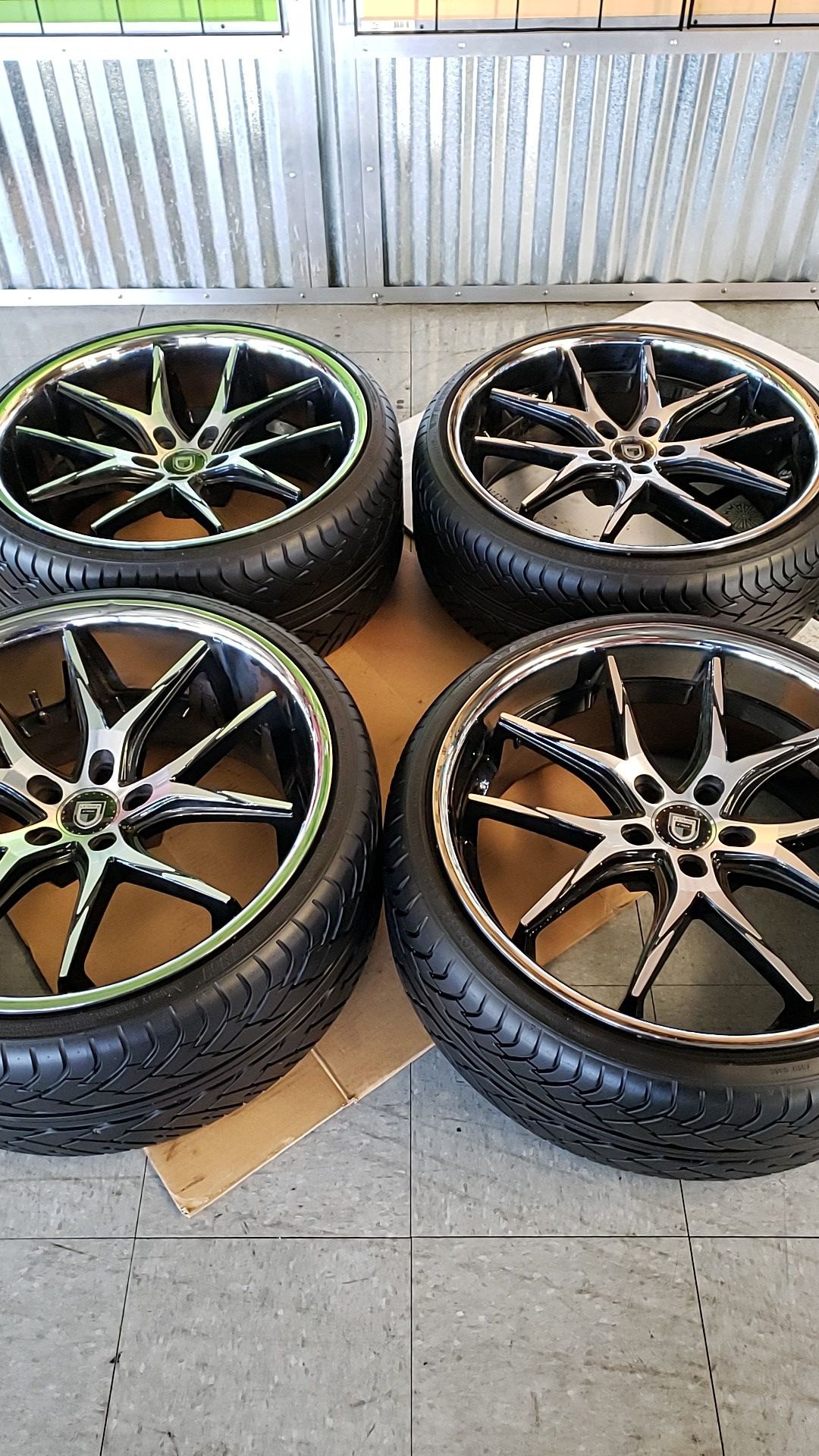 Lexani R-12 22x9 22x10 255/30/22 295/25/22 Staggered for Sale in ...