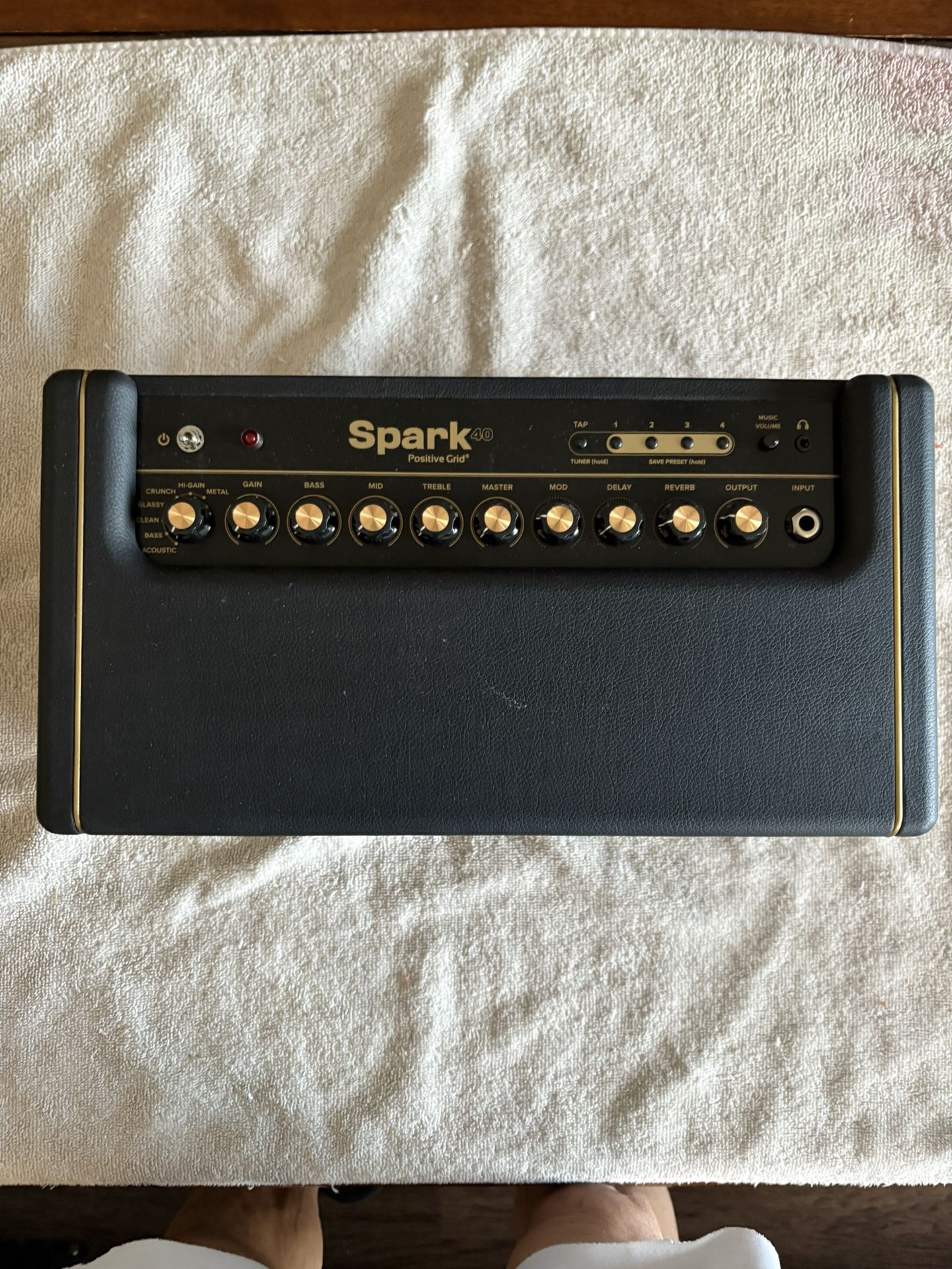 Positive Grid Spark 40, a smart guitar amplifier and Bluetooth speaker ...