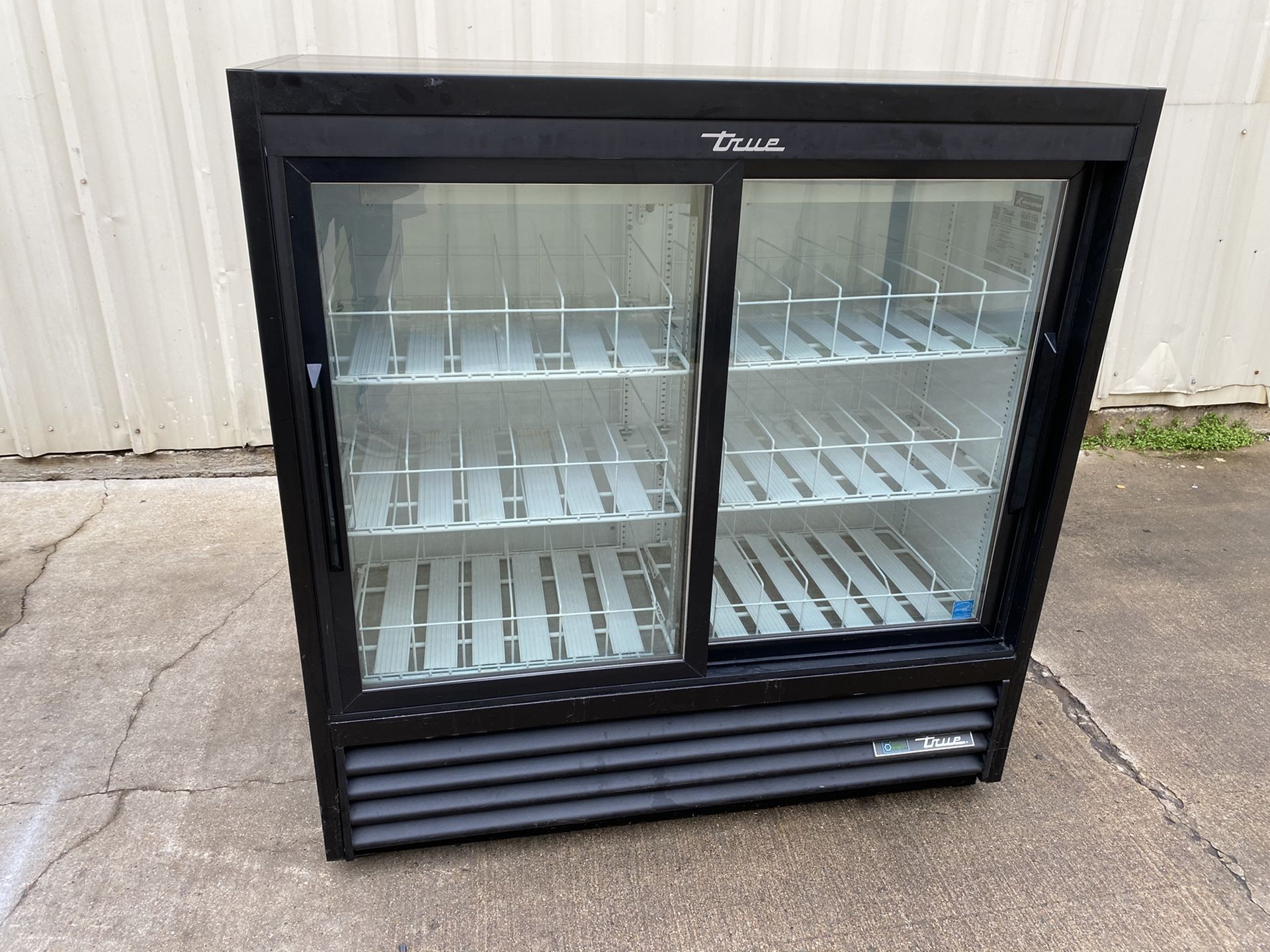 True GDM-41 glass door refrigerator cooler drink beverage for Sale in ...