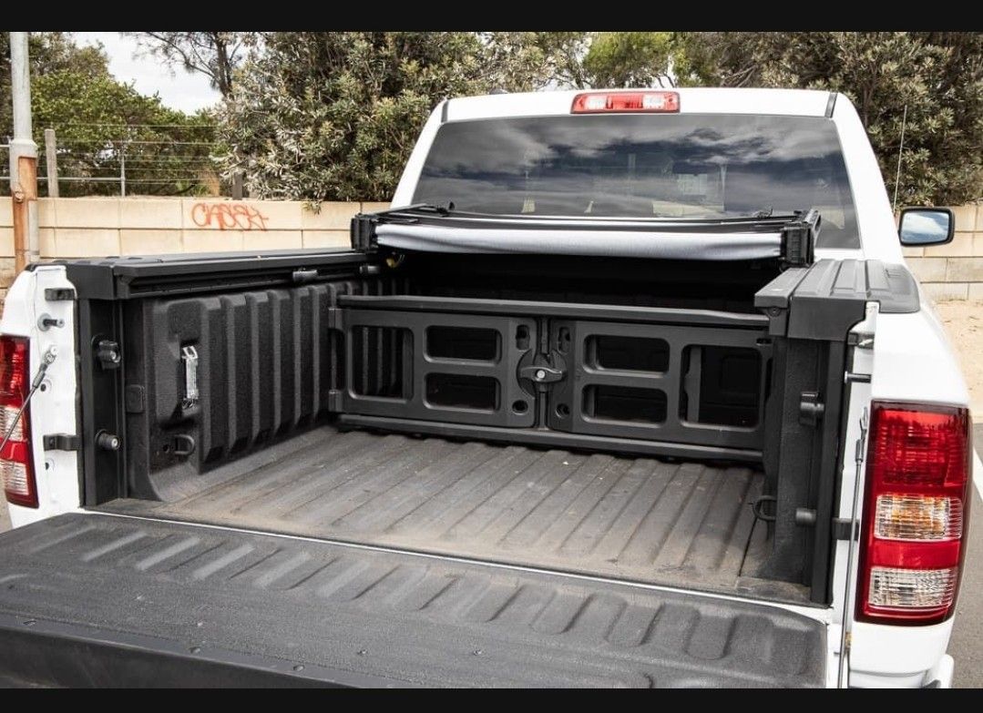 RAM 2500 (2012 - 2024) DIVIDER KIT, PANEL. Cargo Bed, Pickup Box ...