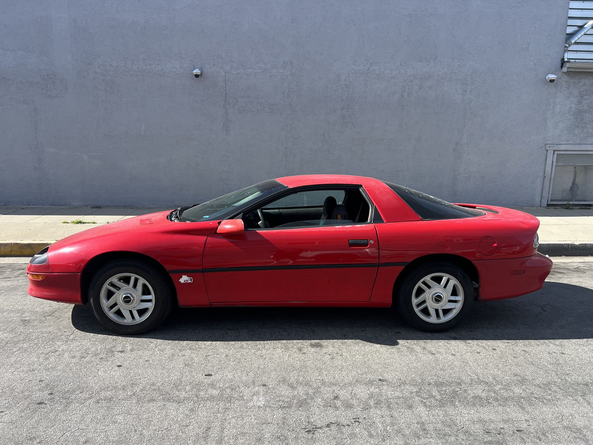 1995 Chevrolet Camaro for Sale in Long Beach, CA - OfferUp