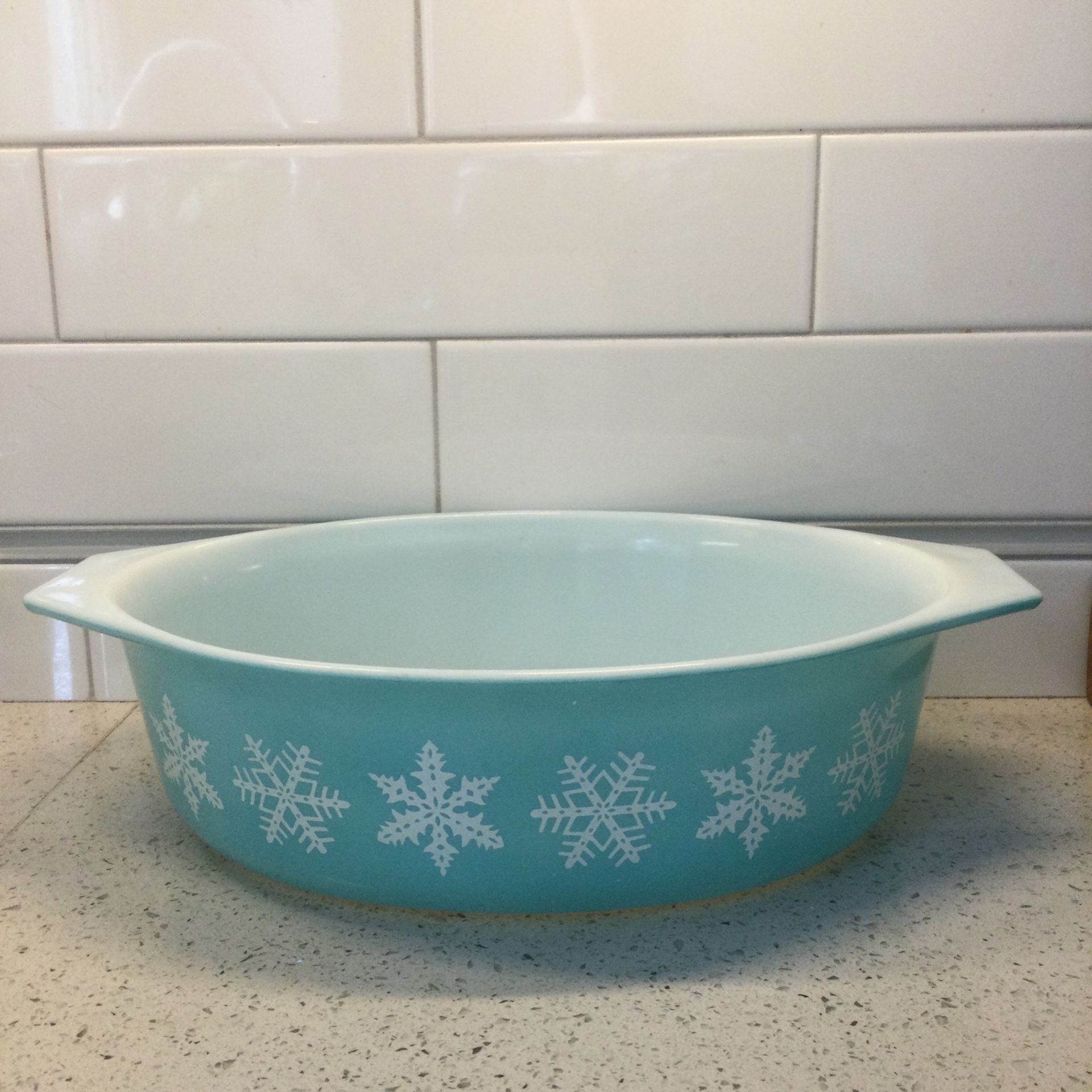 Kitchen- Casserole Dish - Large 2 1/2 Quart Vintage Pyrex Snowflake ...