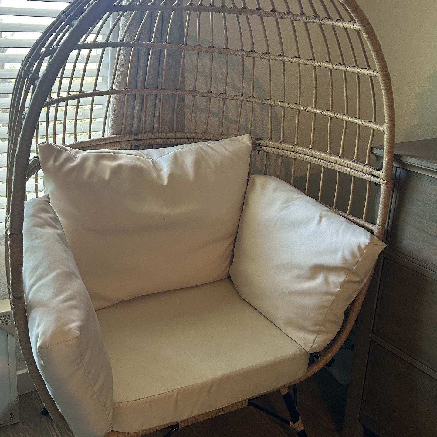 Egg Adult Chair for Sale in San Diego, CA - OfferUp