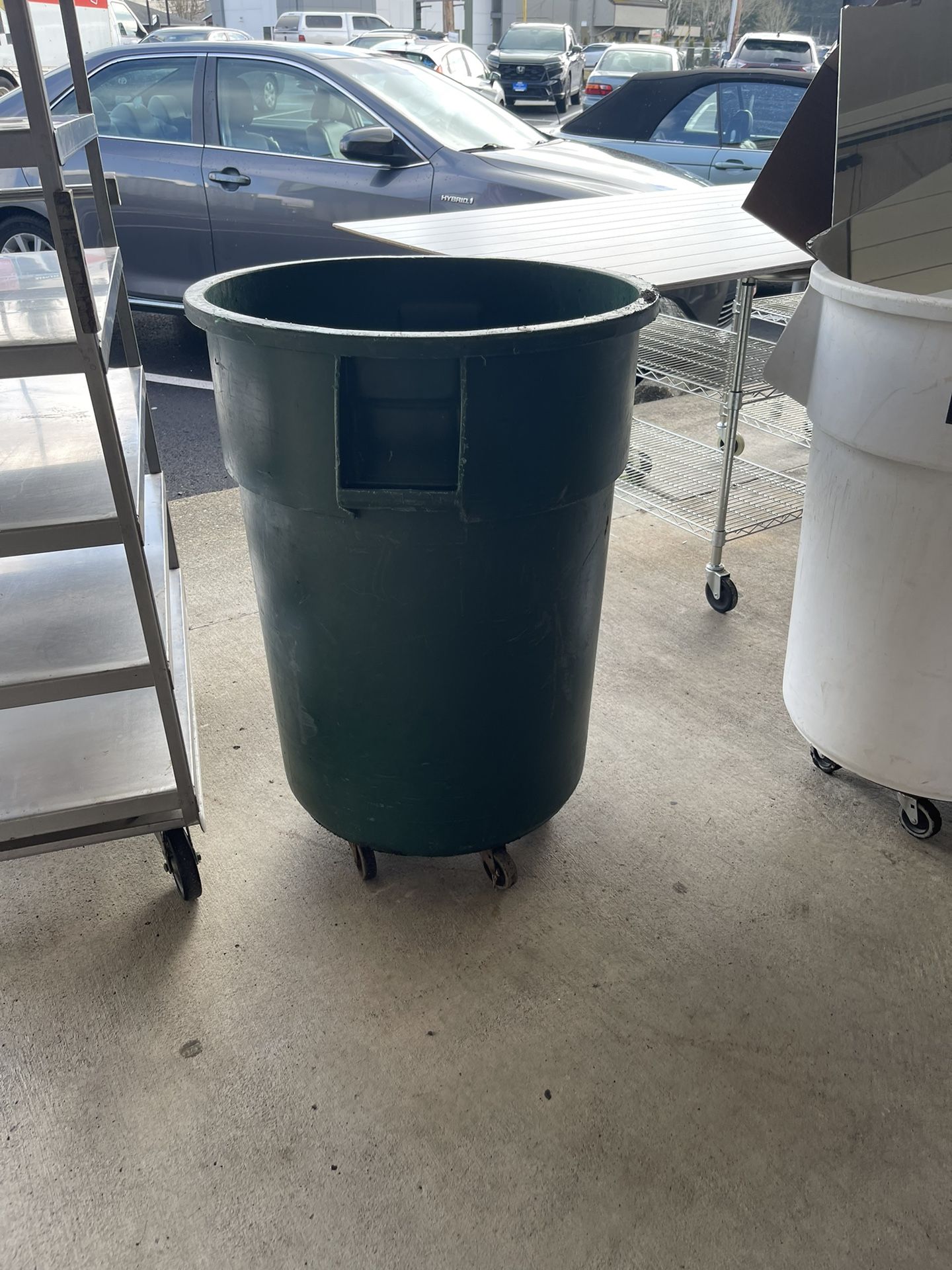 Extra Large Garbage Can On Wheels for Sale in Marysville, WA - OfferUp