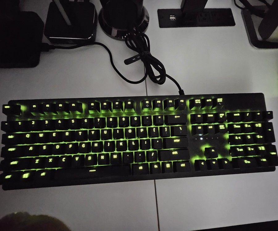 Razer Huntsman Gaming Keyboard: Fast Keyboard Switches - Clicky Optical ...