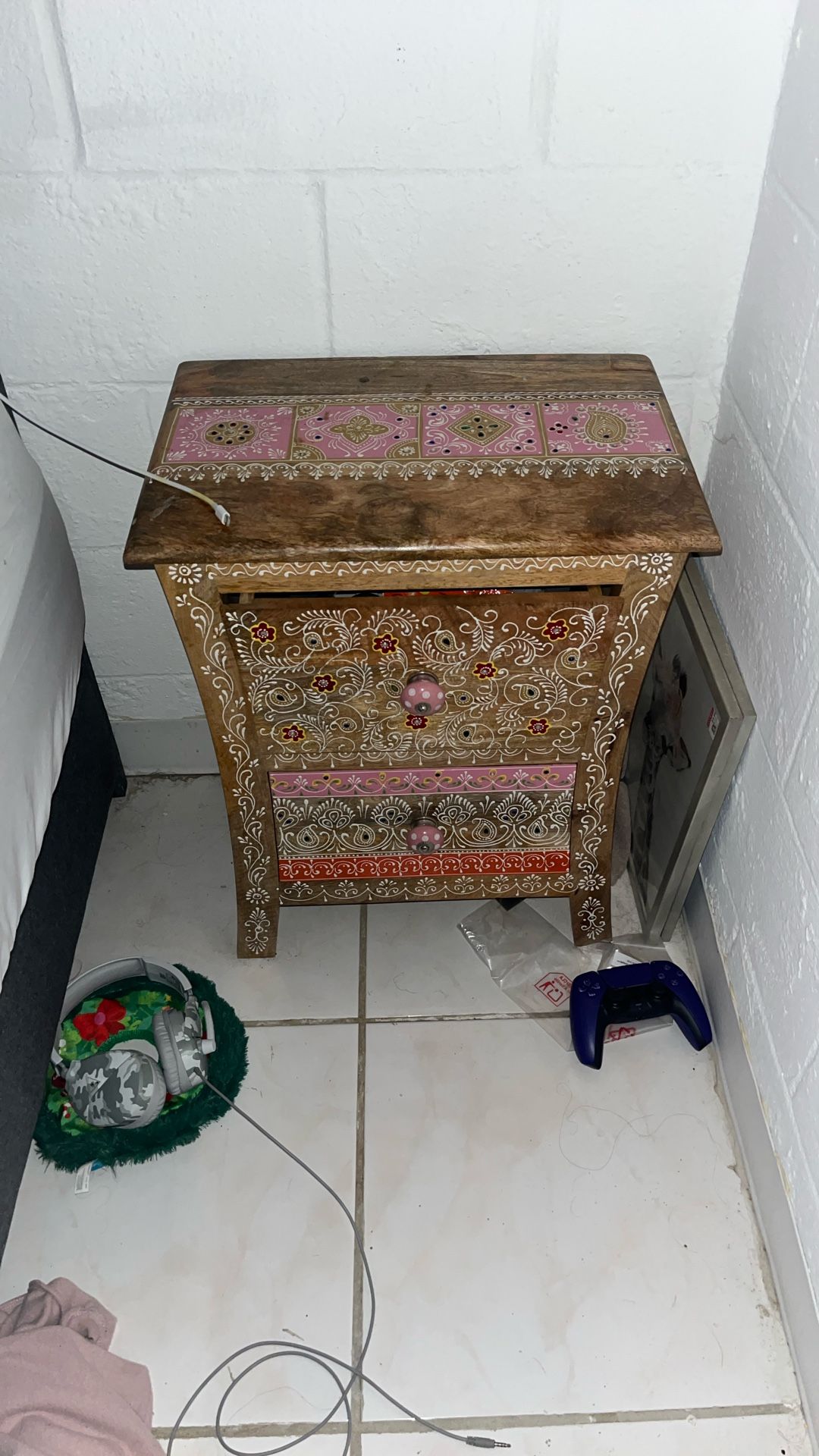 Nightstand / Side Table for Sale in Chula Vista, CA - OfferUp