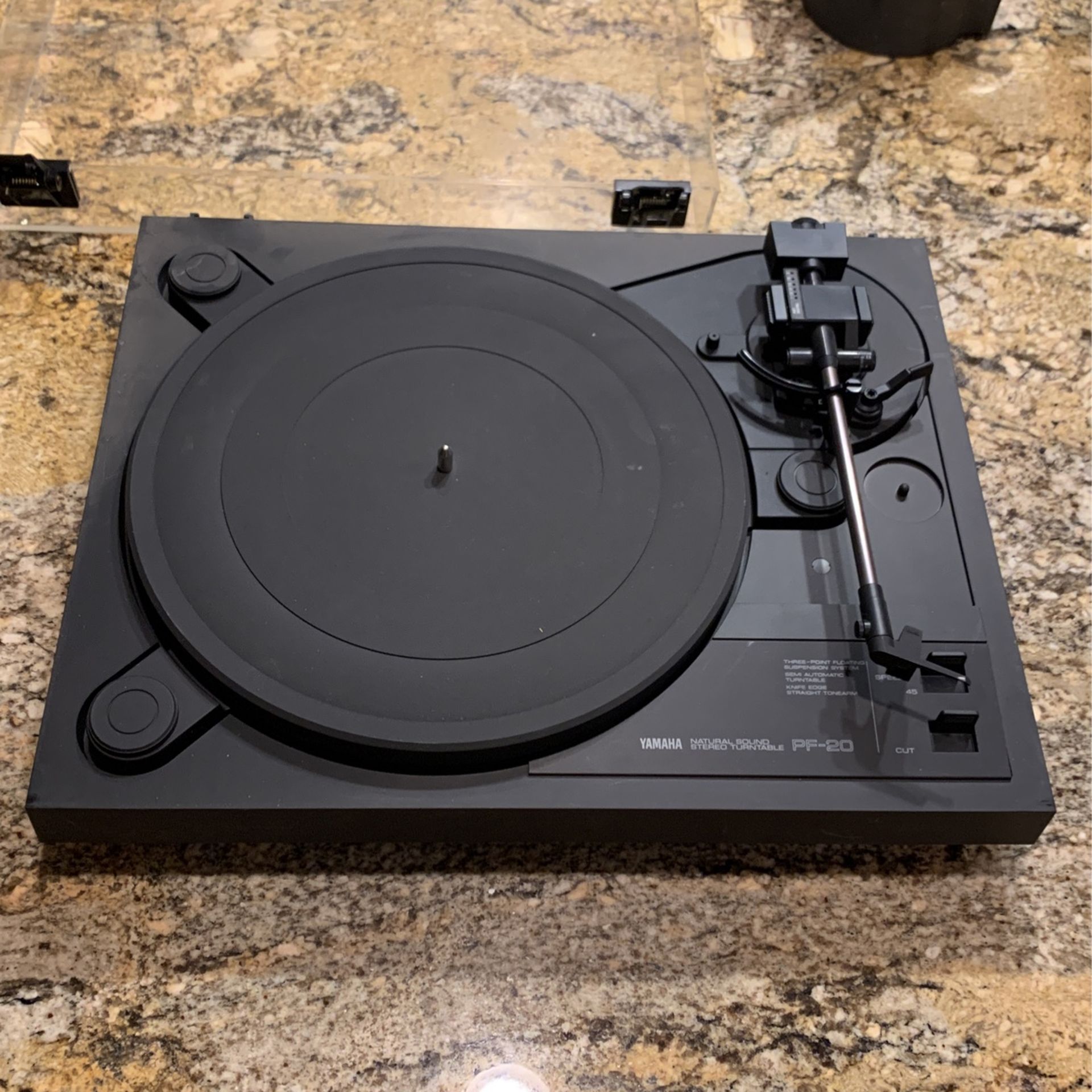 Yamaha natural sound turntable pf-20 for Sale in Phoenix, AZ - OfferUp