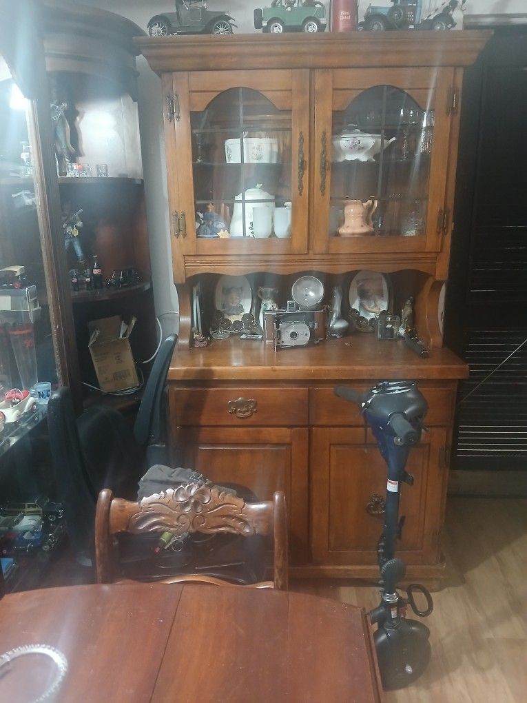 Antique China Cabinet $100 for Sale in San Antonio, TX - OfferUp