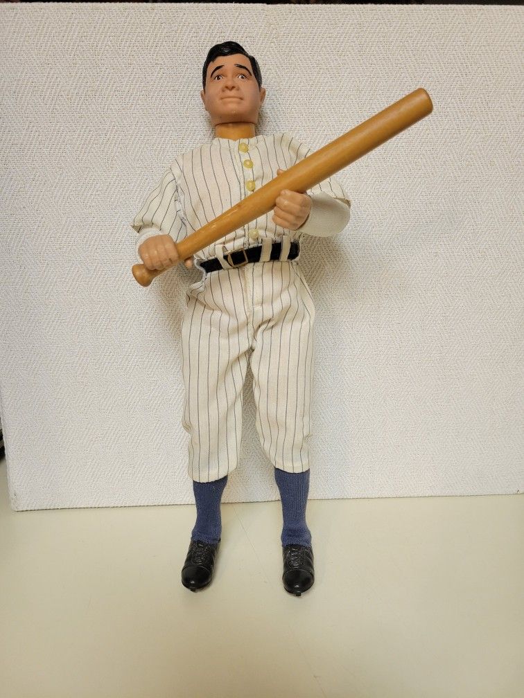 BABE RUTH DOLL. WITH BAT VINTAGE for Sale in Federal Way, WA - OfferUp