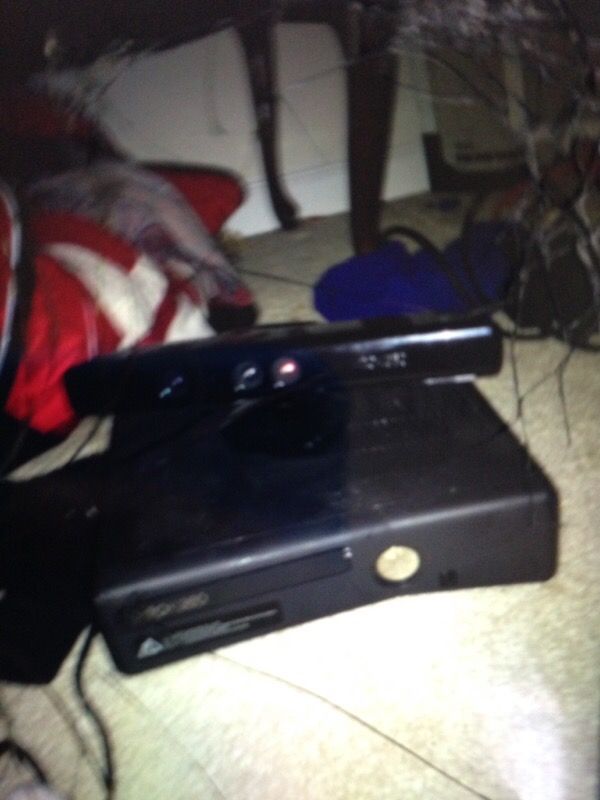 Xbox 360 with kinect Video games Consoles