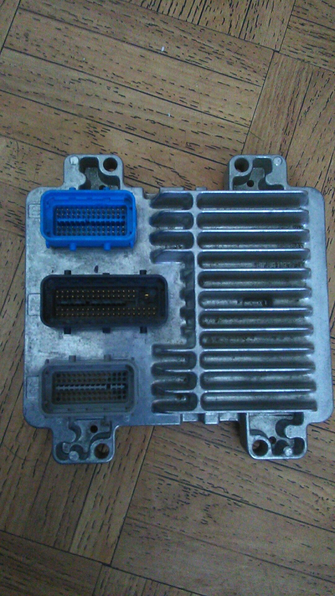GM ECU E40 USED WORKING GOOD for Sale in South Gate, CA - OfferUp