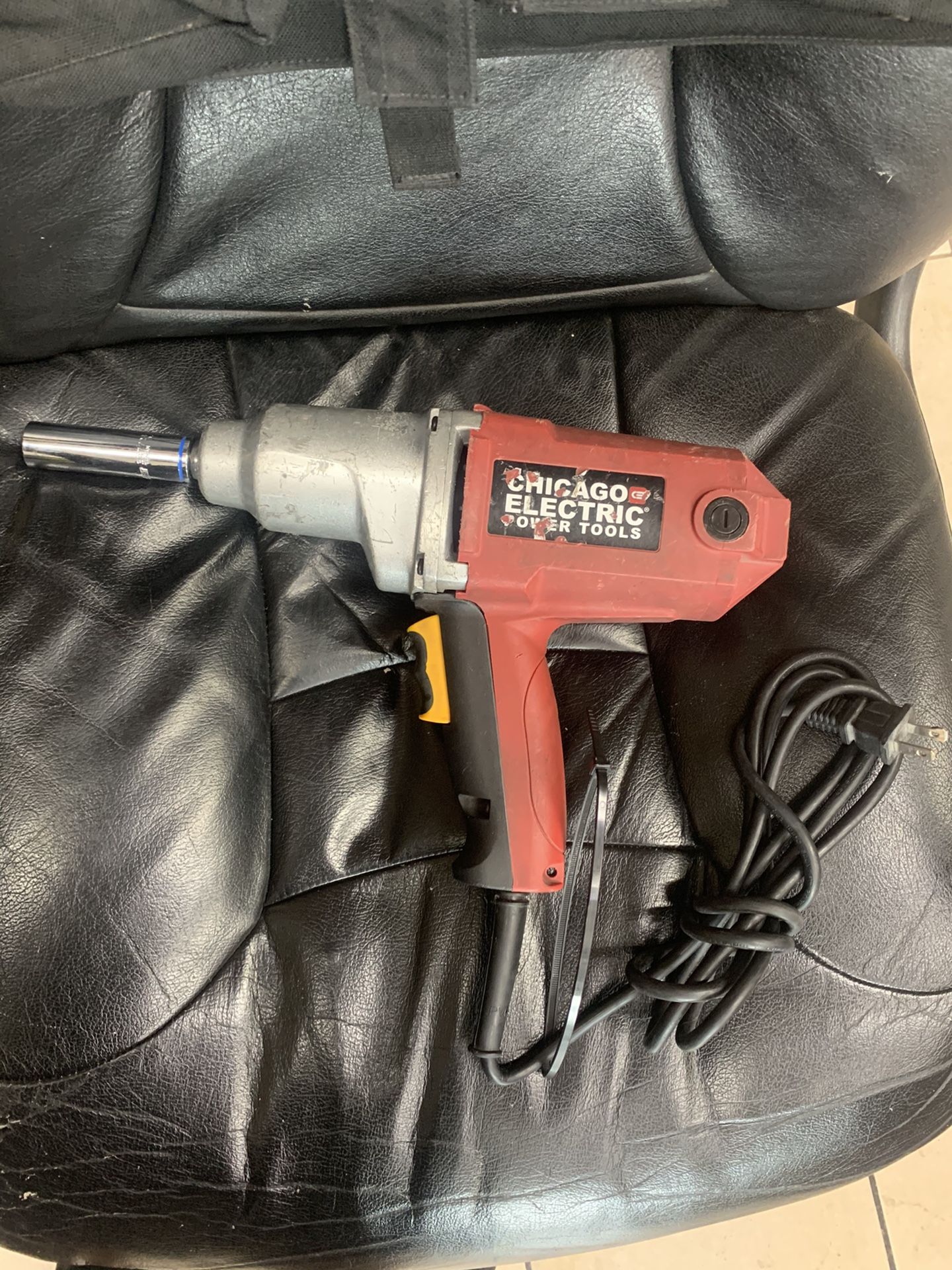 Chicago Electric 68099 Impact Wrench for Sale in Tampa, FL - OfferUp