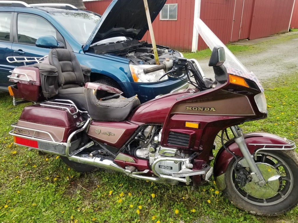 1987 honda Goldwing Aspencade for Sale in Oaklandon, IN - OfferUp