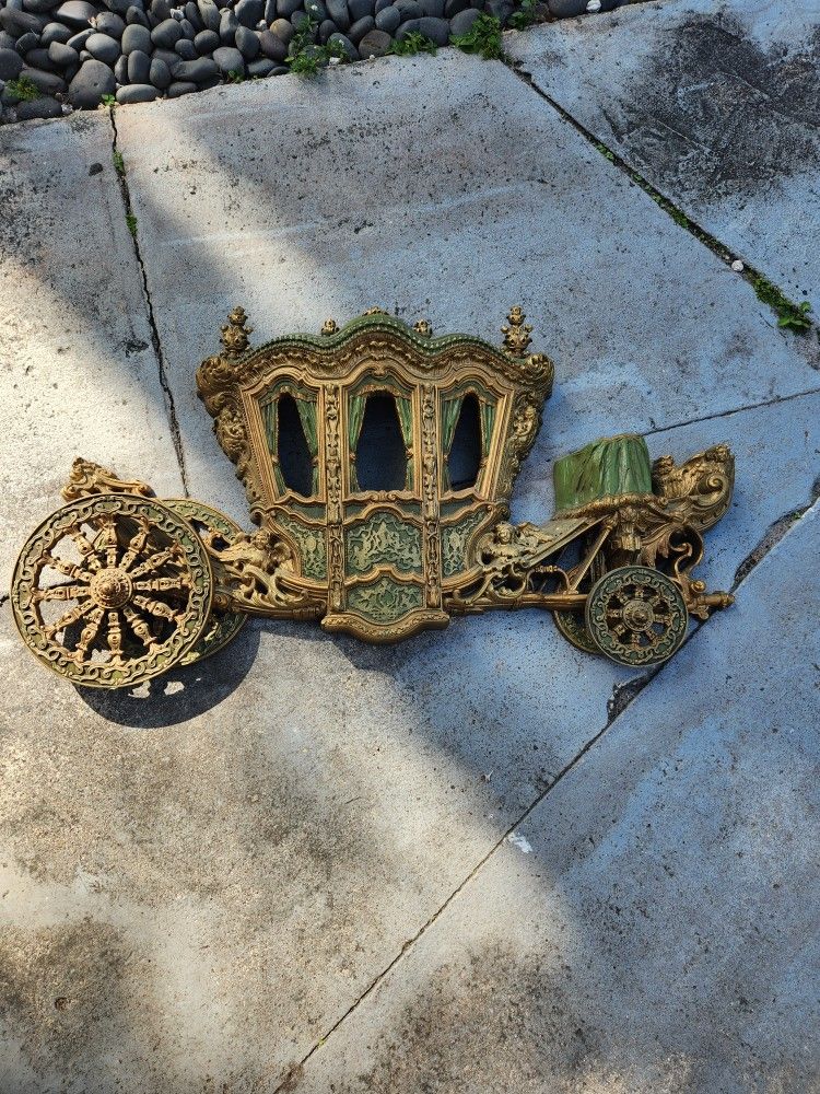 Vintage Burwood large royal carriage wall hanging decor piece. for Sale ...