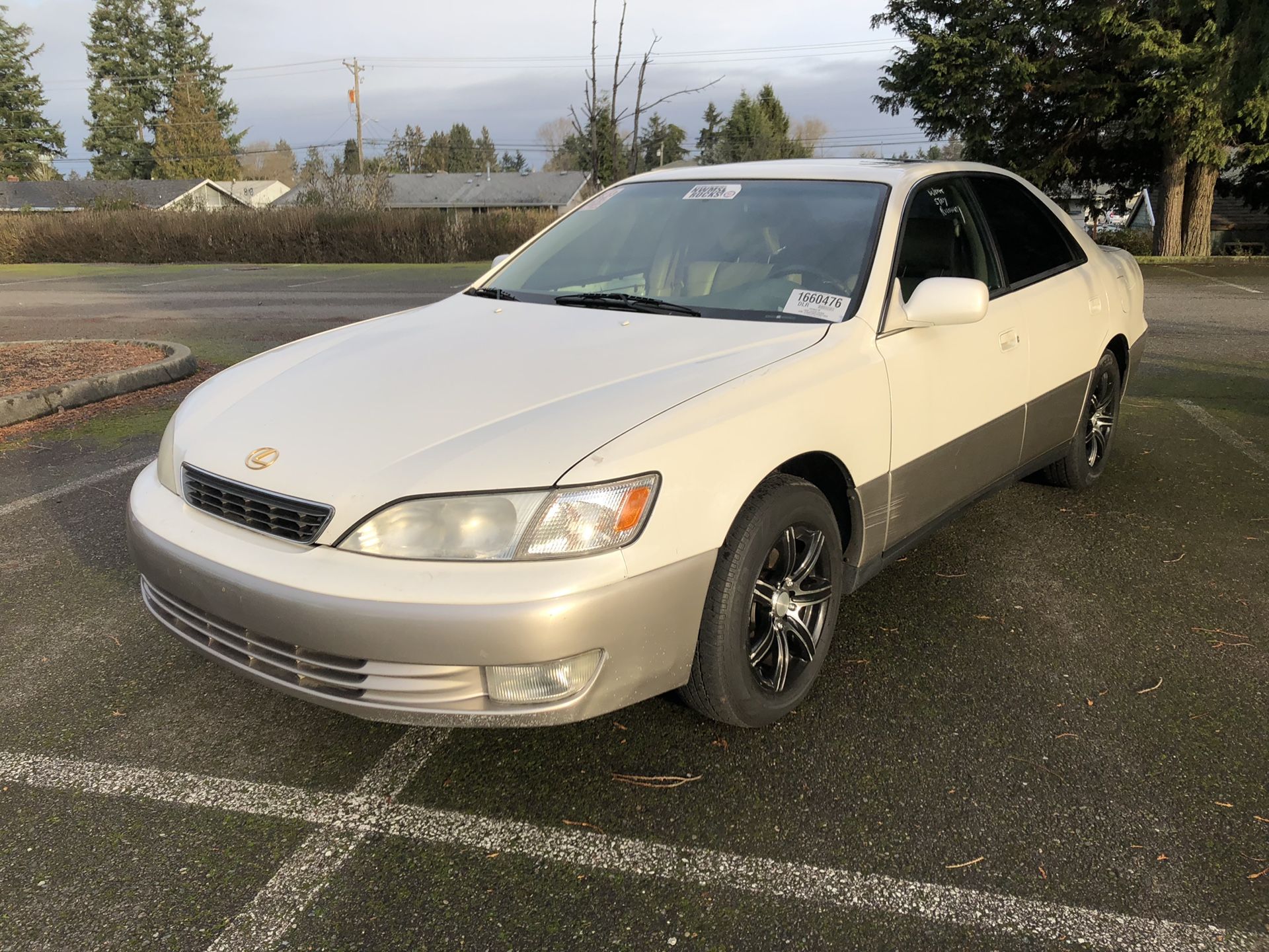 1998 Lexus ES 300 for Sale in Joint Base Lewis-McChord, WA - OfferUp