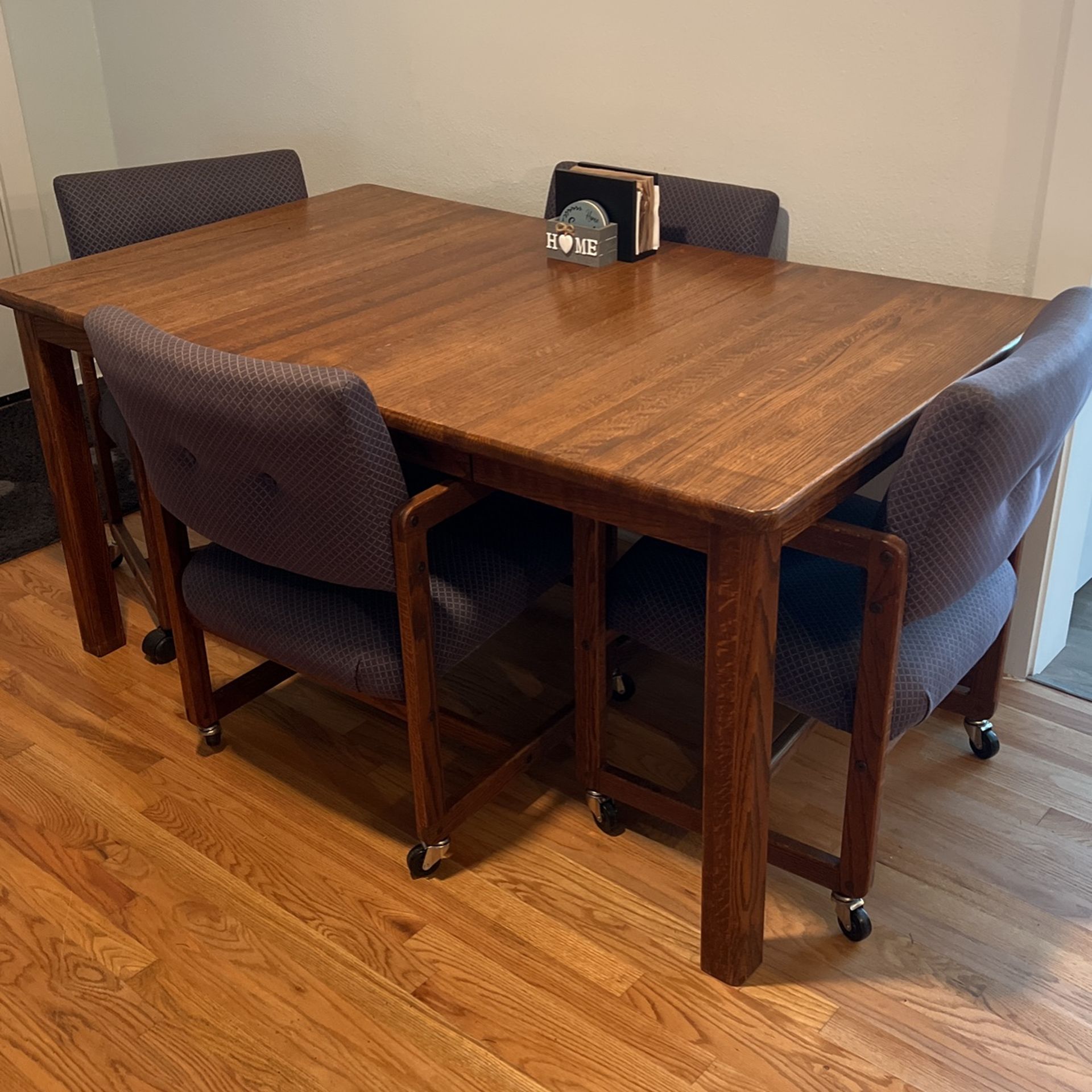 Oak Dining Table with 2 Leafs and 4 Roller Chairs for Sale in Tacoma ...