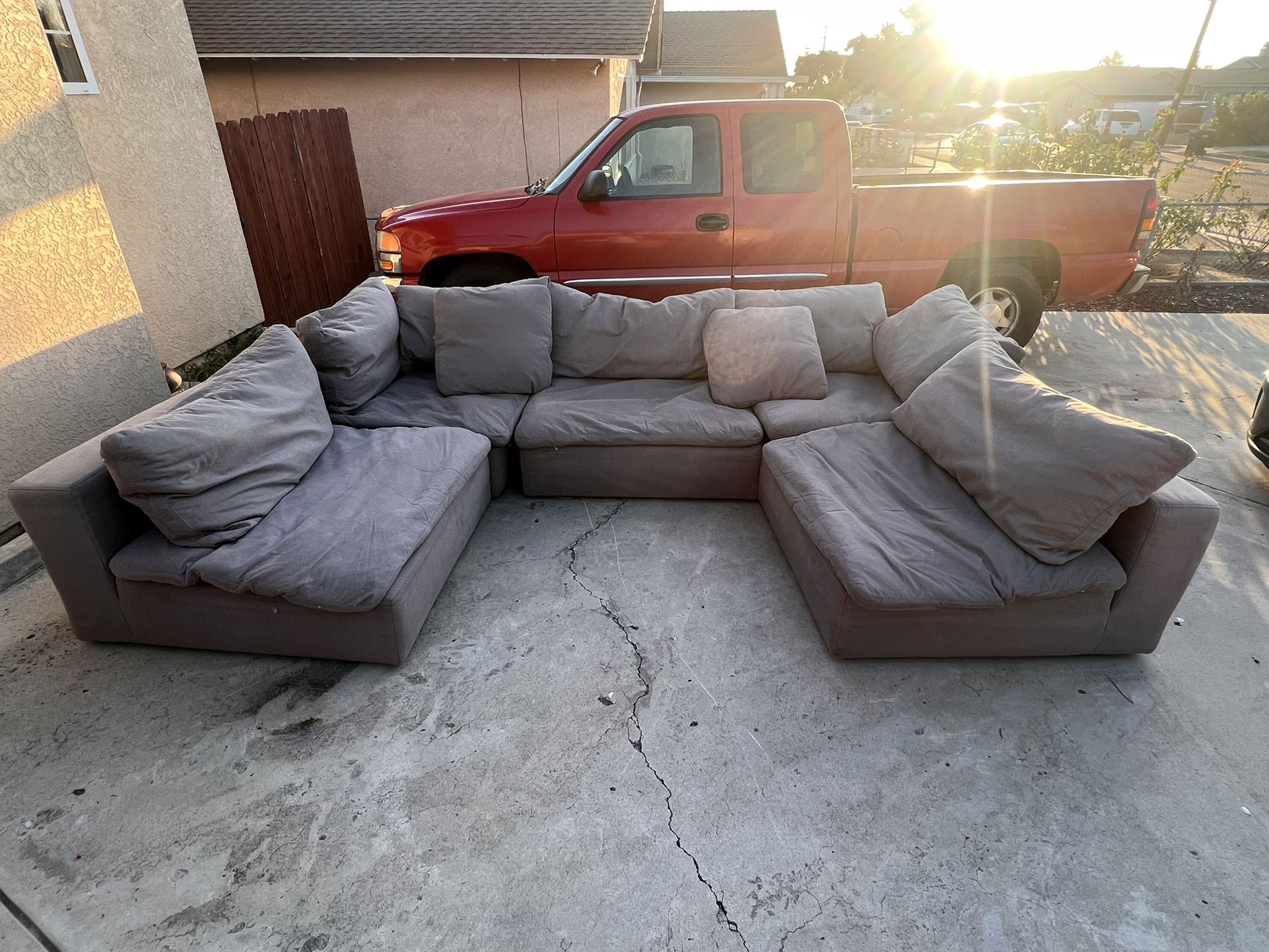 Gorgeous Gray Modular Sectional Cloud Couch From Jerome s for Sale in San Diego CA OfferUp