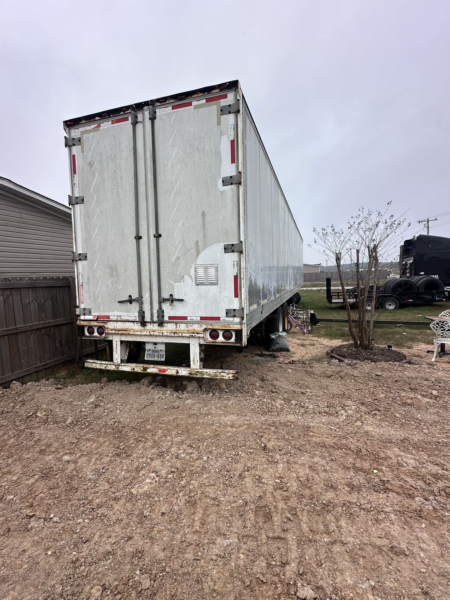 2000 Dry Van Storage 53. Footer for Sale in Houston, TX - OfferUp