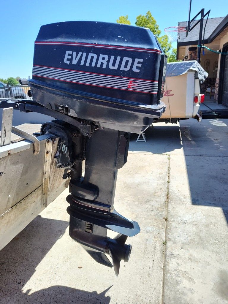 25 Horse EVINRUDE Outboard Two Stroke for Sale in Livingston, CA - OfferUp
