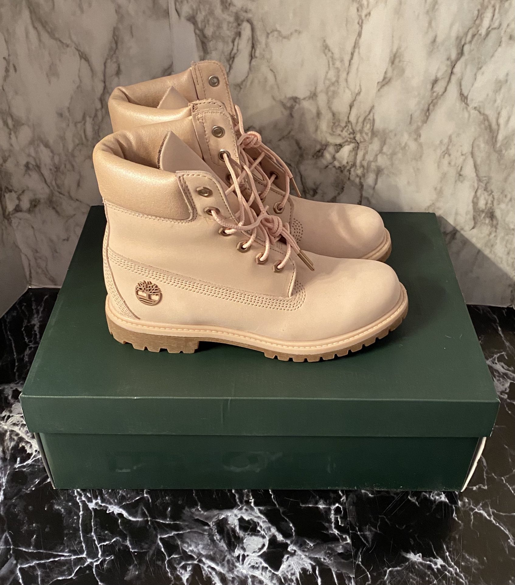 DS Timberland 6 In Premium Pink/Metallic Sz 8W tb0a1hl6 for Sale in ...