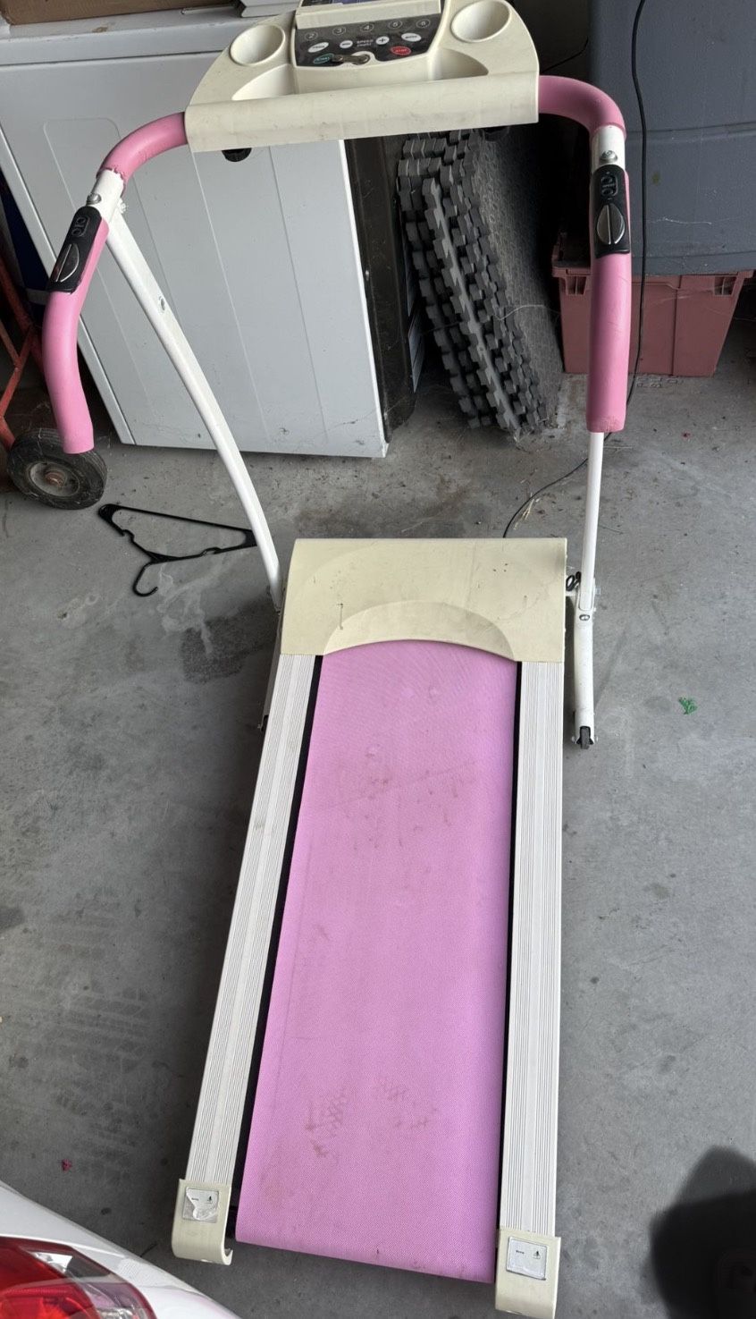Pink Treadmill for Sale in Glmn Hot Spgs, CA - OfferUp