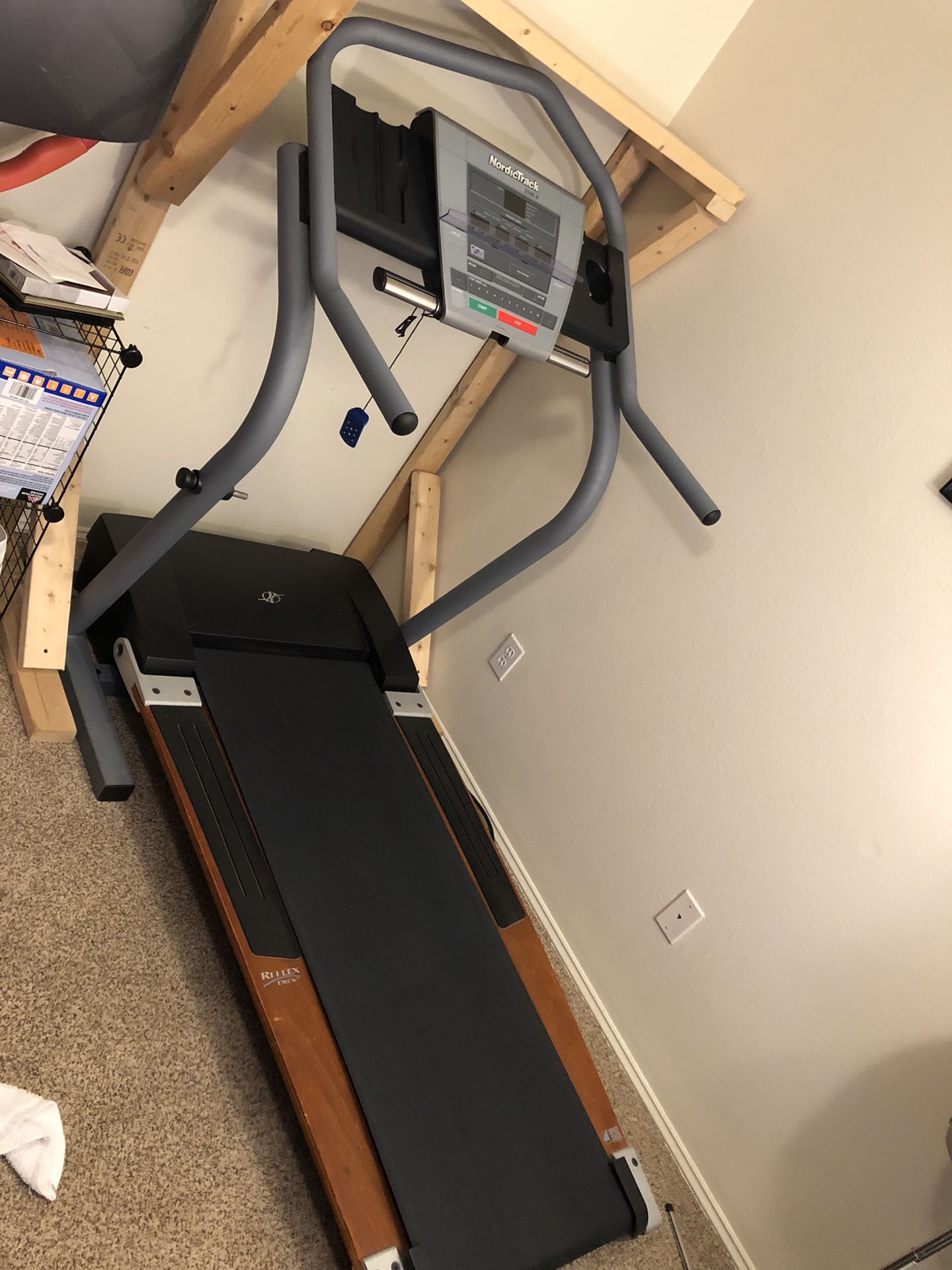 NordicTrack 2500R Treadmill for Sale in Mukilteo, WA - OfferUp