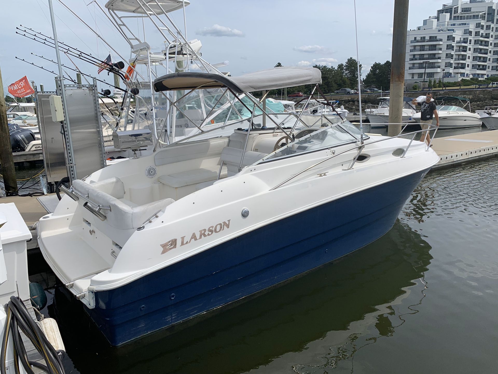 1998 LARSON 244 cabrio 24 ft for Sale in Boston, MA - OfferUp