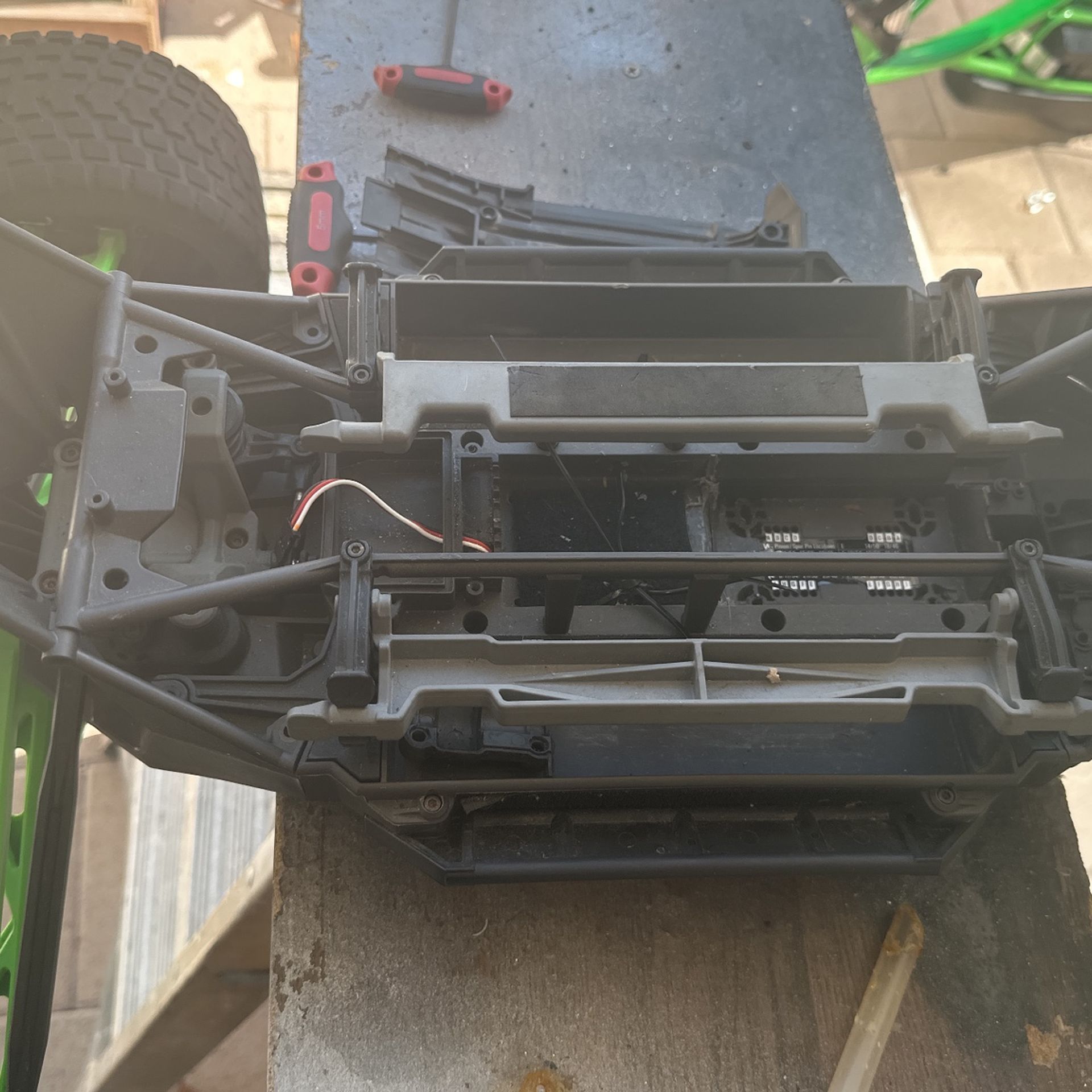 Xmaxx Chassis for Sale in Garden Grove, CA - OfferUp