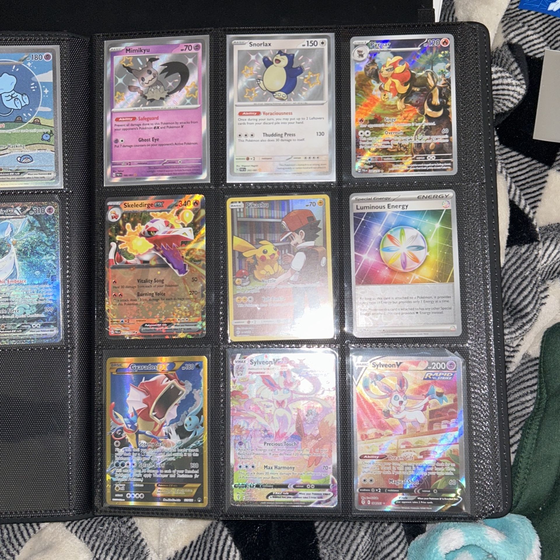 Pokemon Cards Charizard Chase Cards for Sale in Long Beach, CA - OfferUp
