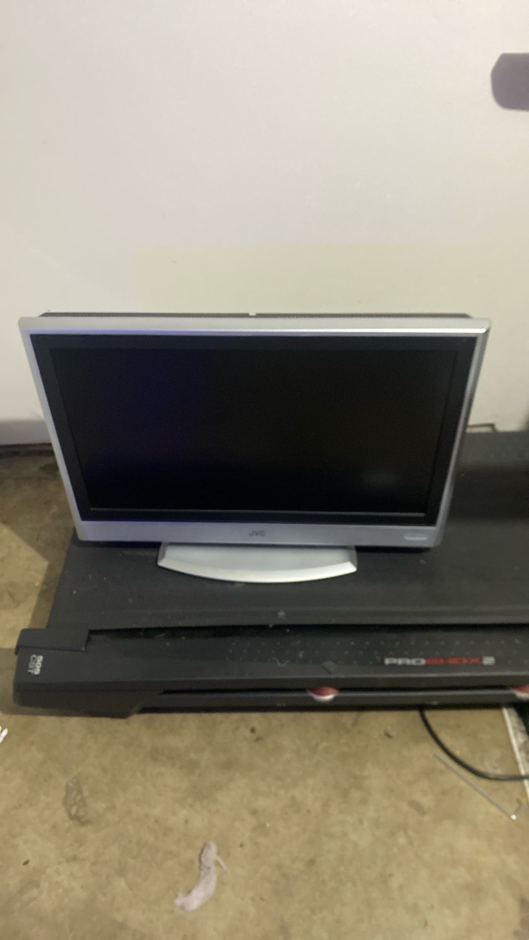 Free Jvc Tv for Sale in Salem, OR - OfferUp