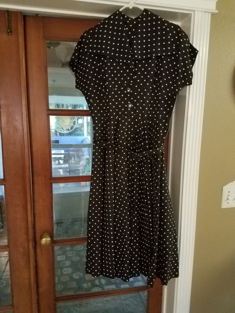 Suzy Homemaker Costume