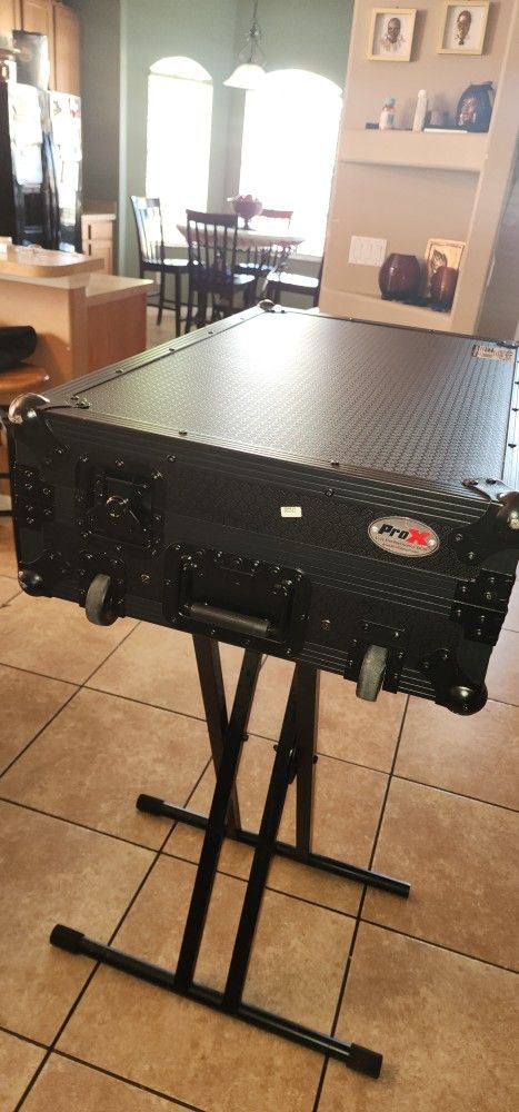 DDJ REV5 w/Laptop Table Flight Case w/ Wheels for Sale in Plant City ...