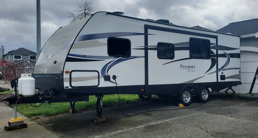 2017 Keystone Passport Grand Touring for Sale in Marysville, WA - OfferUp